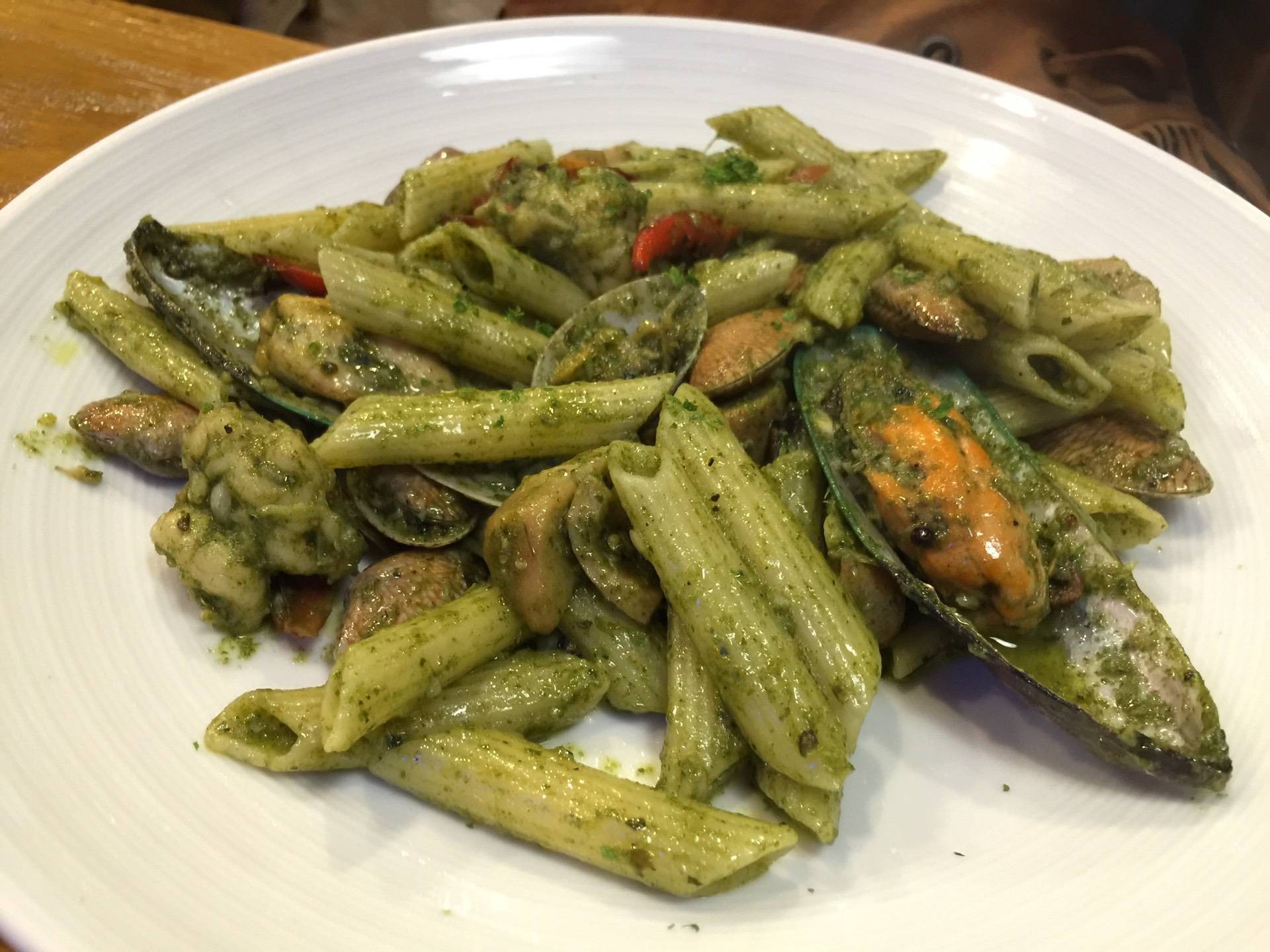 รีวิว Café Fish Terminal 21 - ปลาเนื้อเนียน ภาชนะเรียบง่ายแต่ดูดี ...