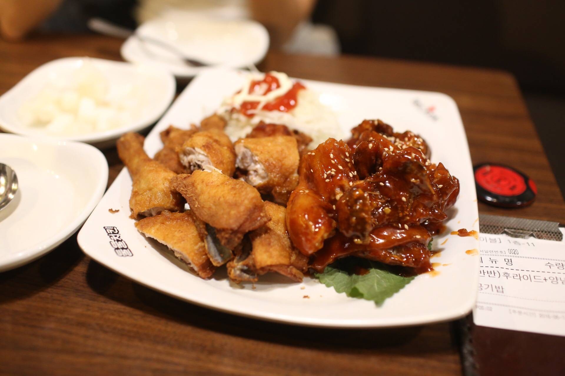รีวิว Two Two Fried Chicken Myeong-dong - ไก่ทอด ร้อนๆ เปิดจนดึก