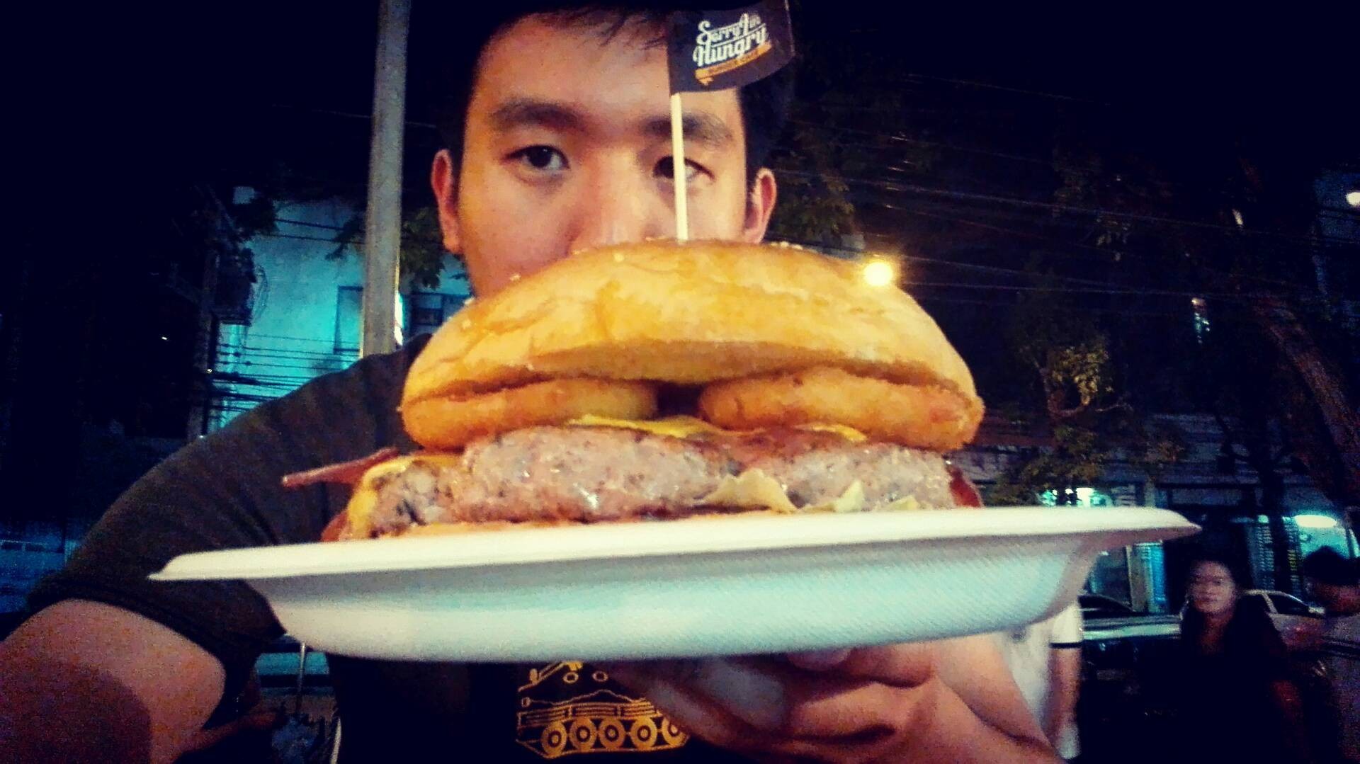 รีวิว Sorry I'm Hungry Burger Cafe - มันใหญ่มากกกก - Wongnai