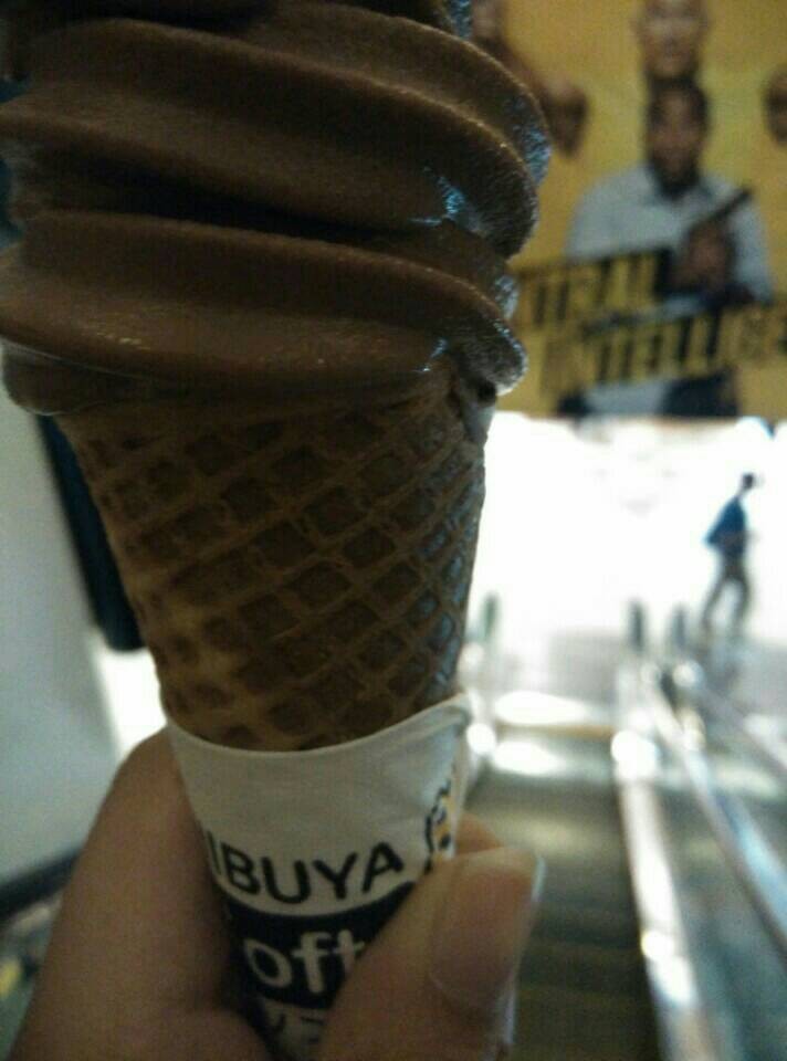 รีวิว Shibuya Soft มาบุญครอง - ซอฟท์ครีมรสช็อกโกแลตเนื้อเนียน - Wongnai