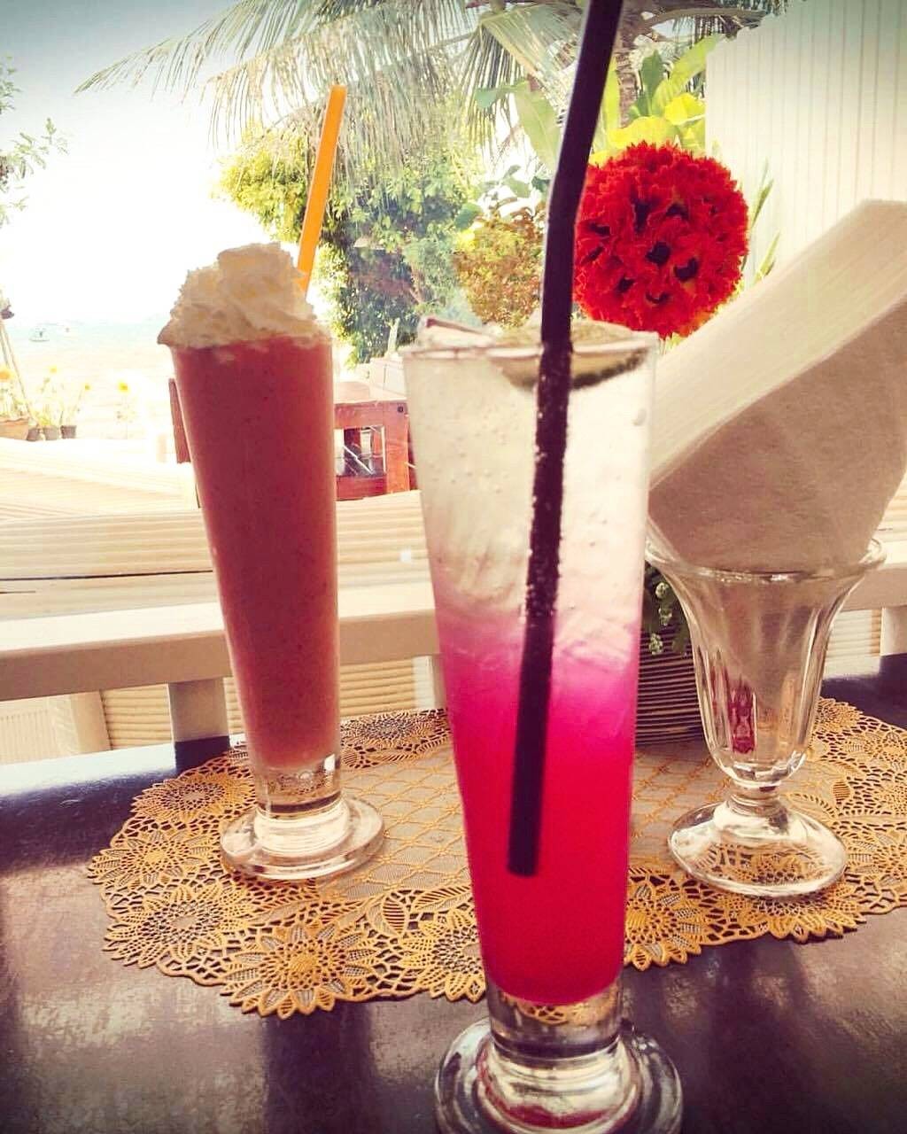 รีวิว Cafe' De Sea สัตหีบ - บรรยายกาศดี ติดทะเล อาหารอร่อย ชิลล์ๆ