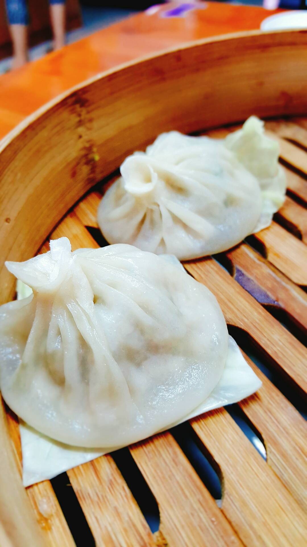 เสี่ยวหลงเปา • ถ่ายให้เห็นน้ำซุปแสนอร่อย ร้าน Hua Lin
