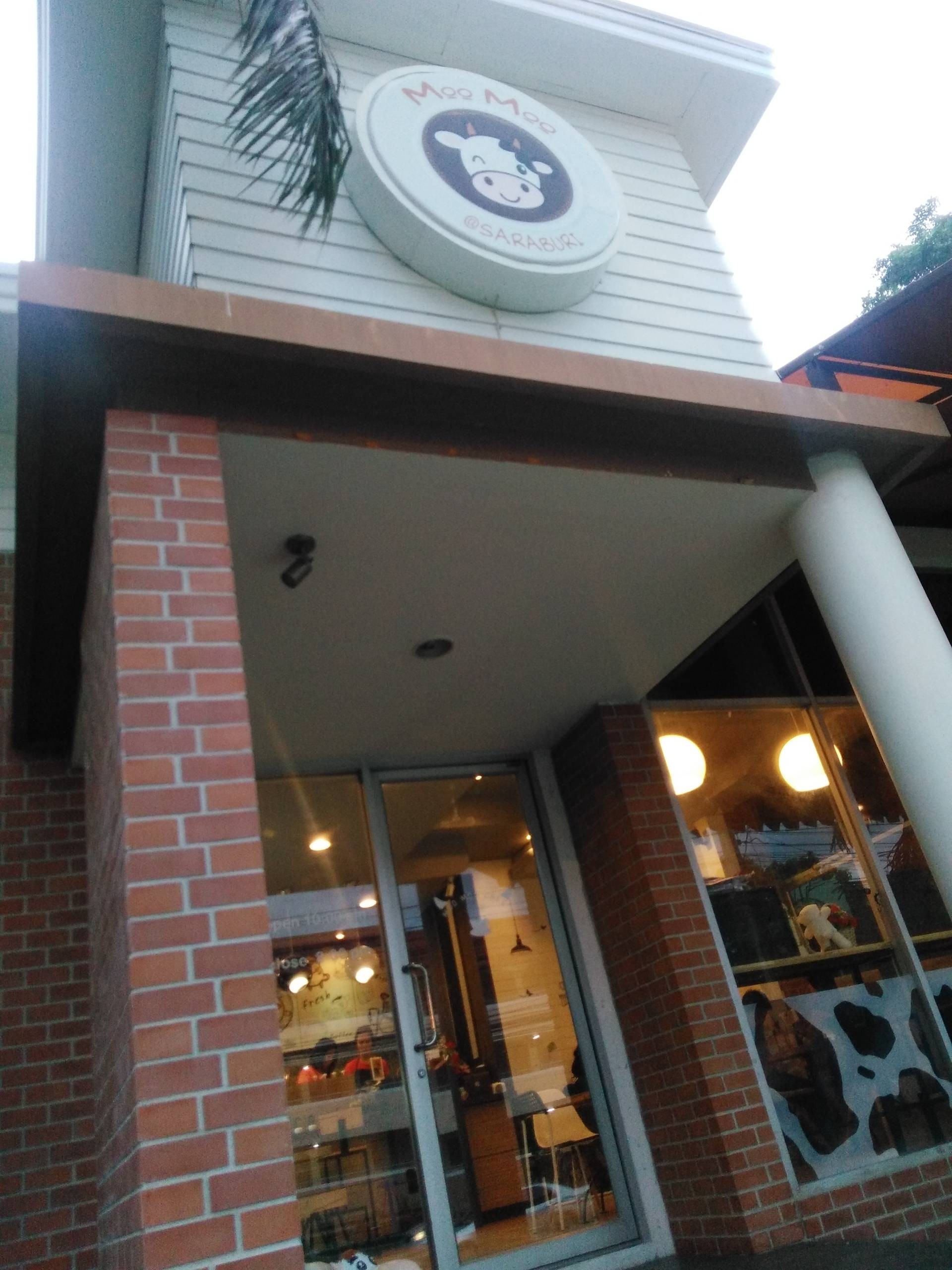 รีวิว Moo Moo Cafe - ร้านน่านั่ง ท่ามกลางลูกวัวตัวน้อยๆ