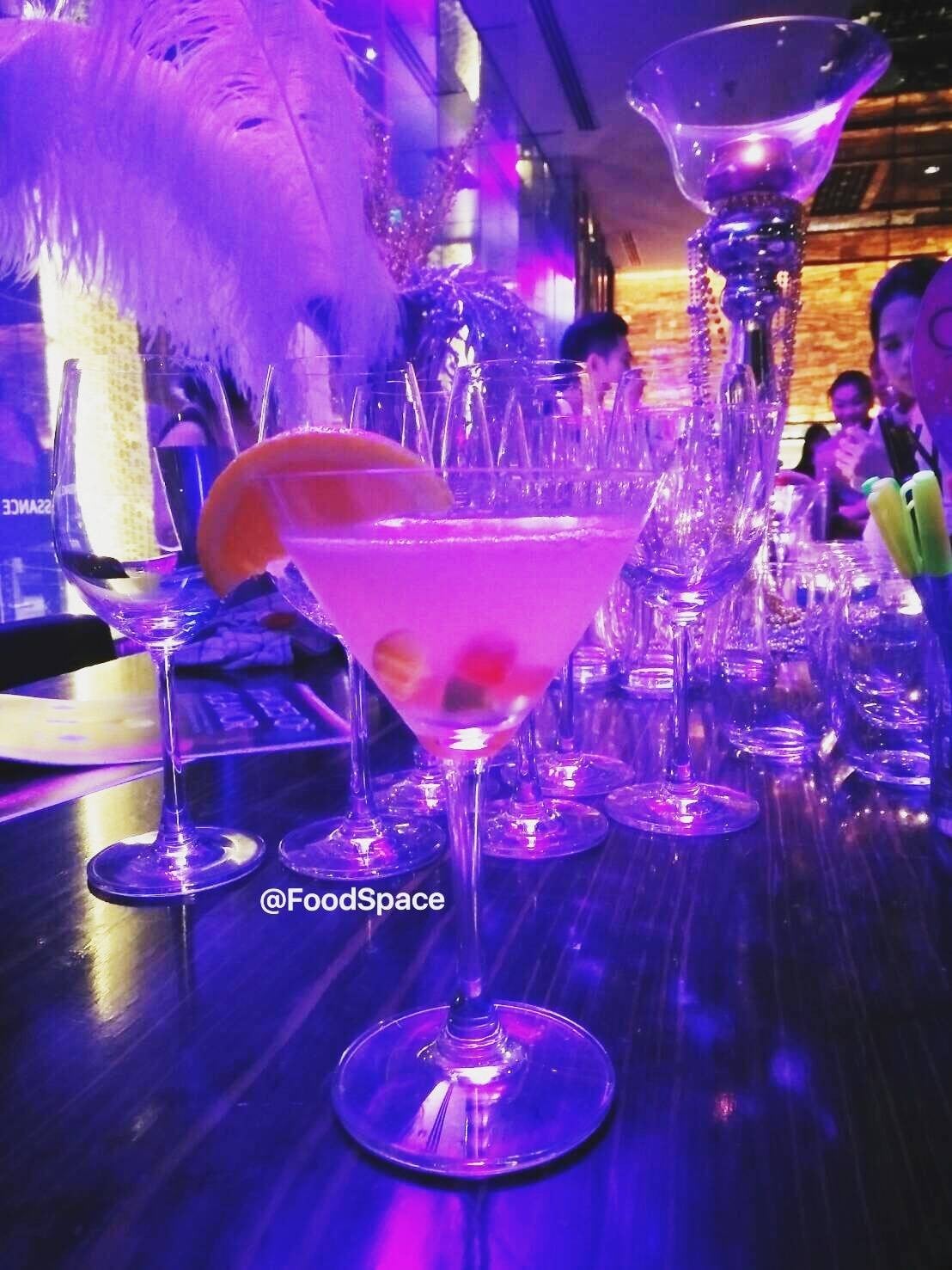 รูป R Bar at Rainaissance Bangkok