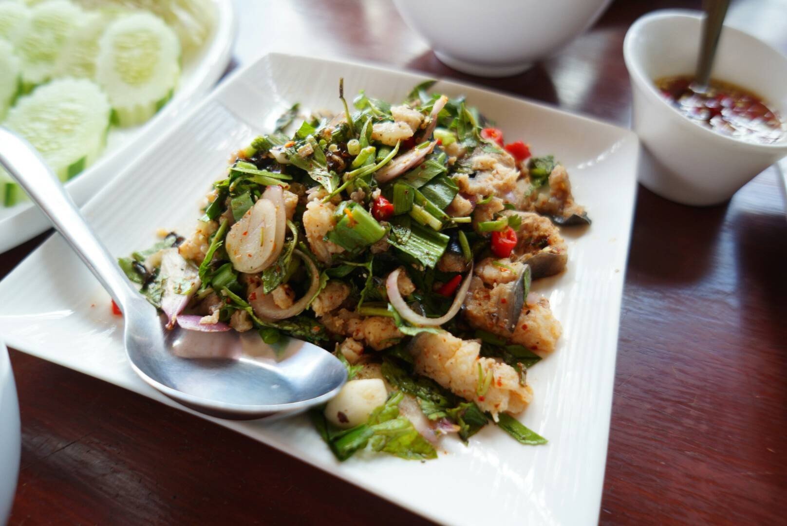 ลาบปลาคัง • ก้างเยอะไปหน่อย ร้าน ร้านอาหารทานตะวัน