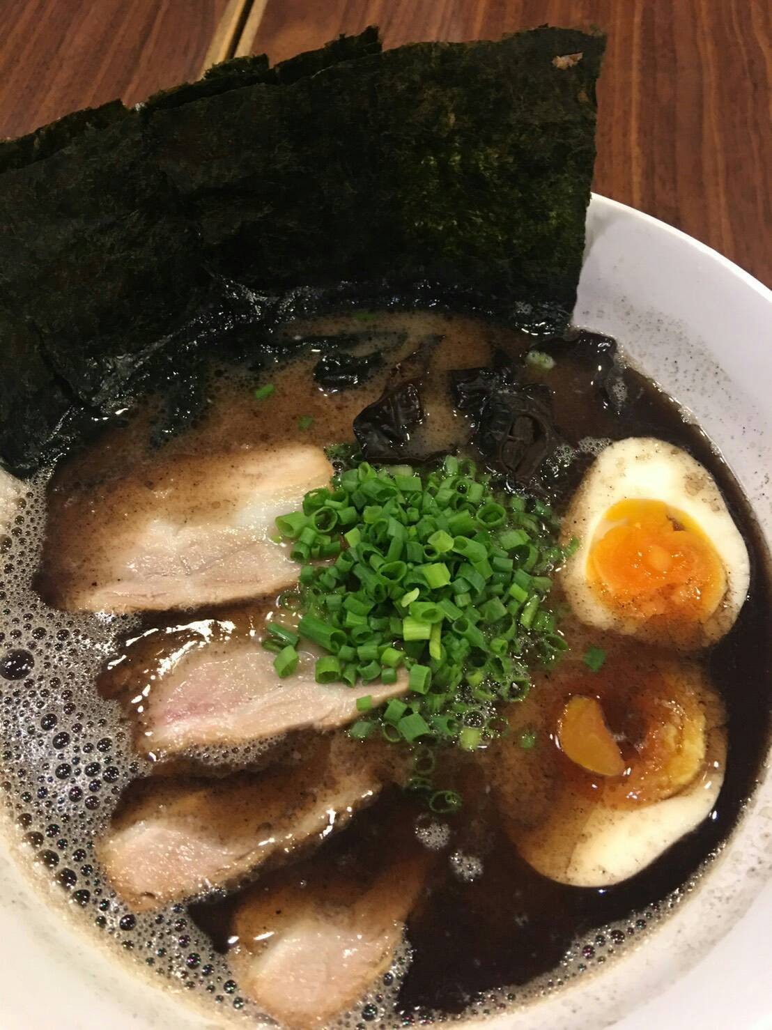 รีวิว Uchidaya Ramen ธนิยะ - ซุปน้ำดำกับแดง - Wongnai