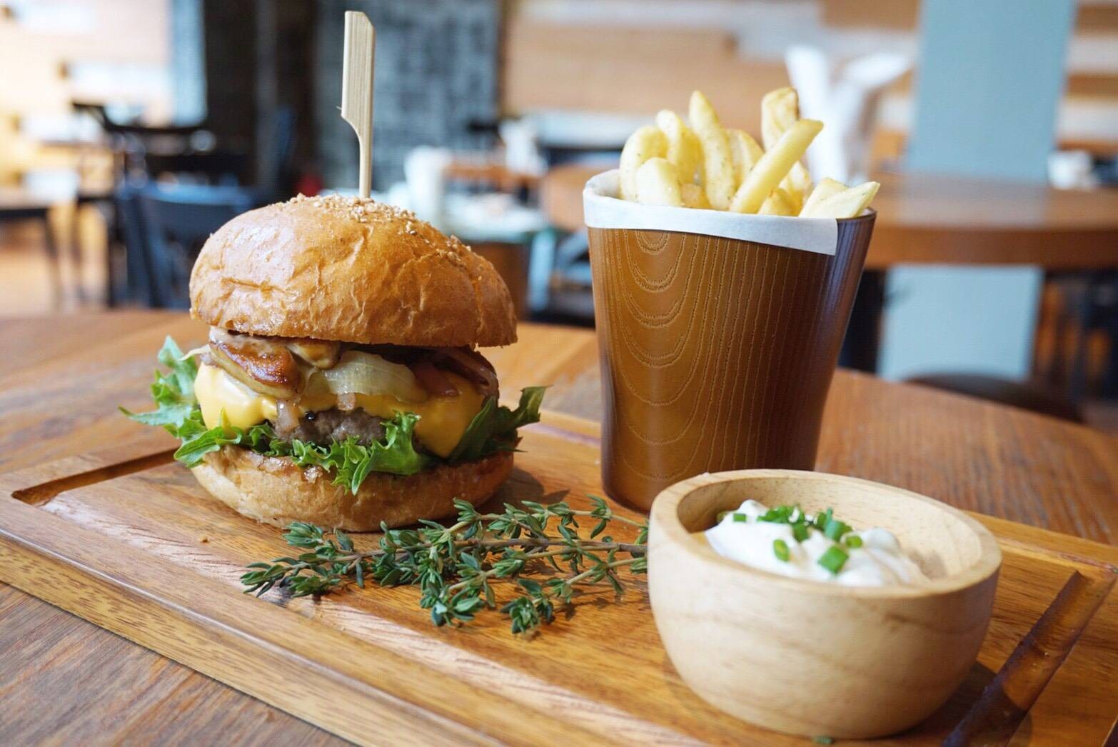 ร้าน Snobbish Restaurant & Bar (สนอบบิช) - รีวิวร้านอาหาร - Wongnai