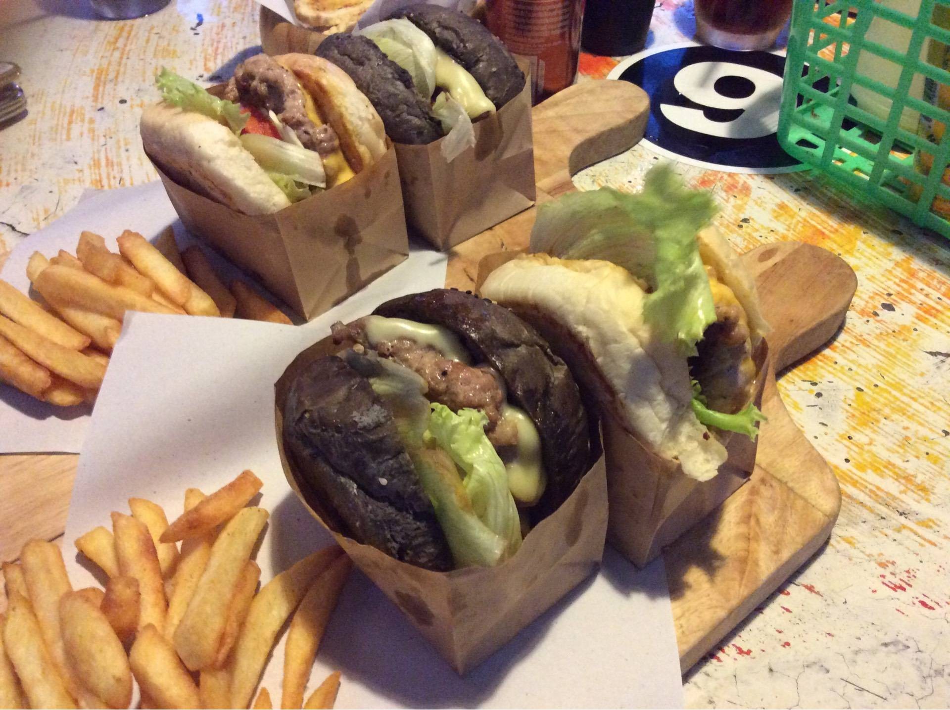 Vikings Cheese burger ร้าน Vikings Jungle