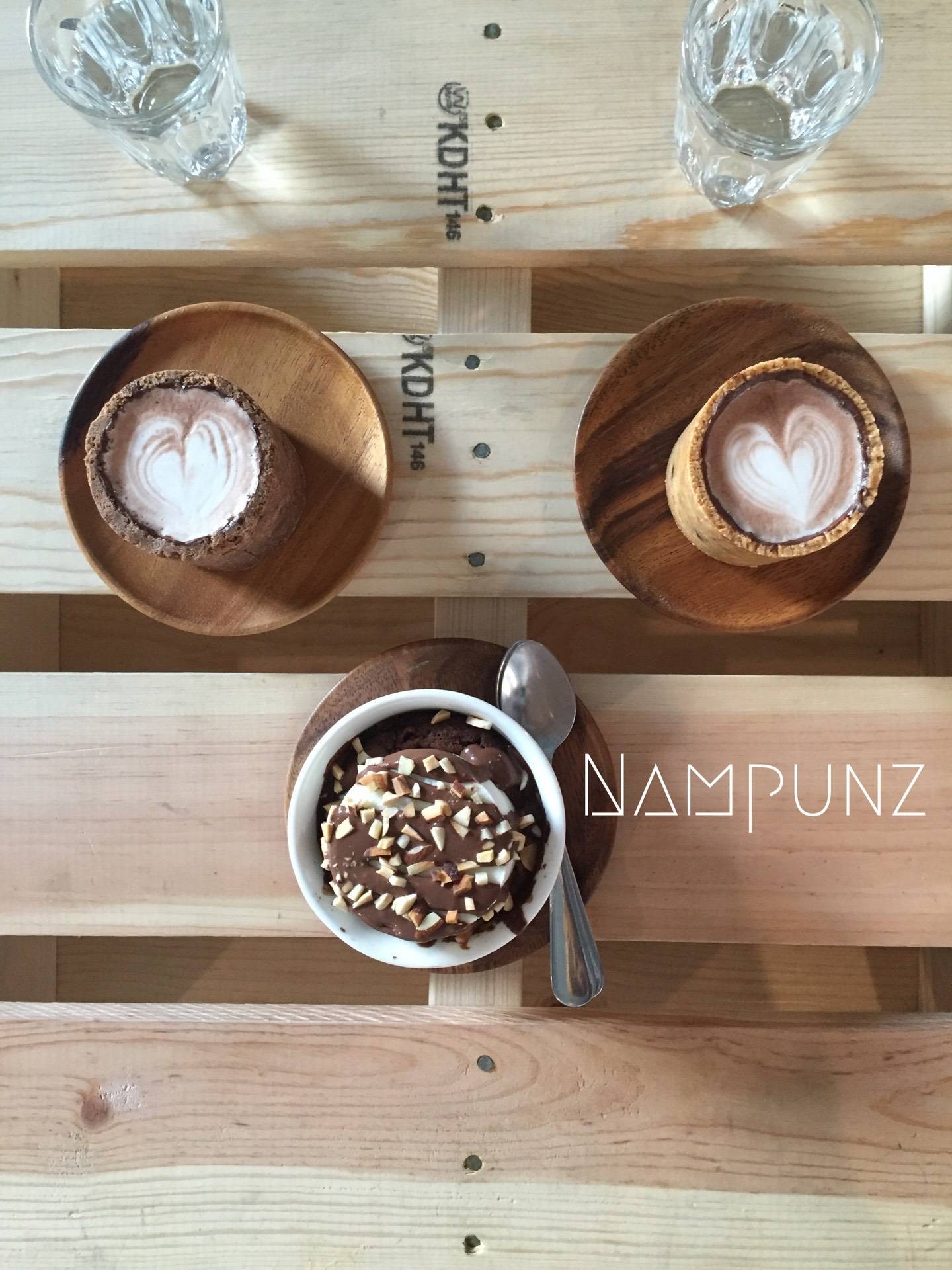 รีวิว FAT BEAVER - ทานขนมในร้านบีเว่อร์อ้วน