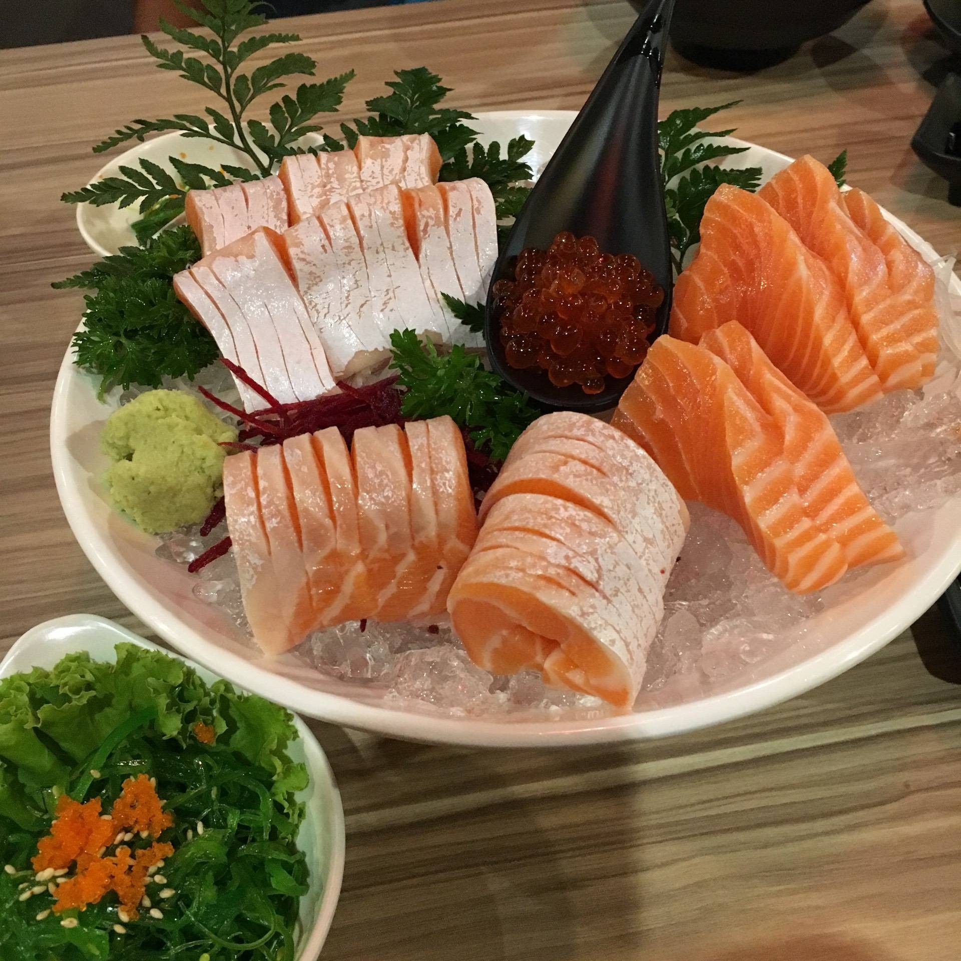 รีวิว Tuna ichiban ฮาเบอร์มอล์แหลมฉบัง - แซลม่อนซาชิมิอร่อย