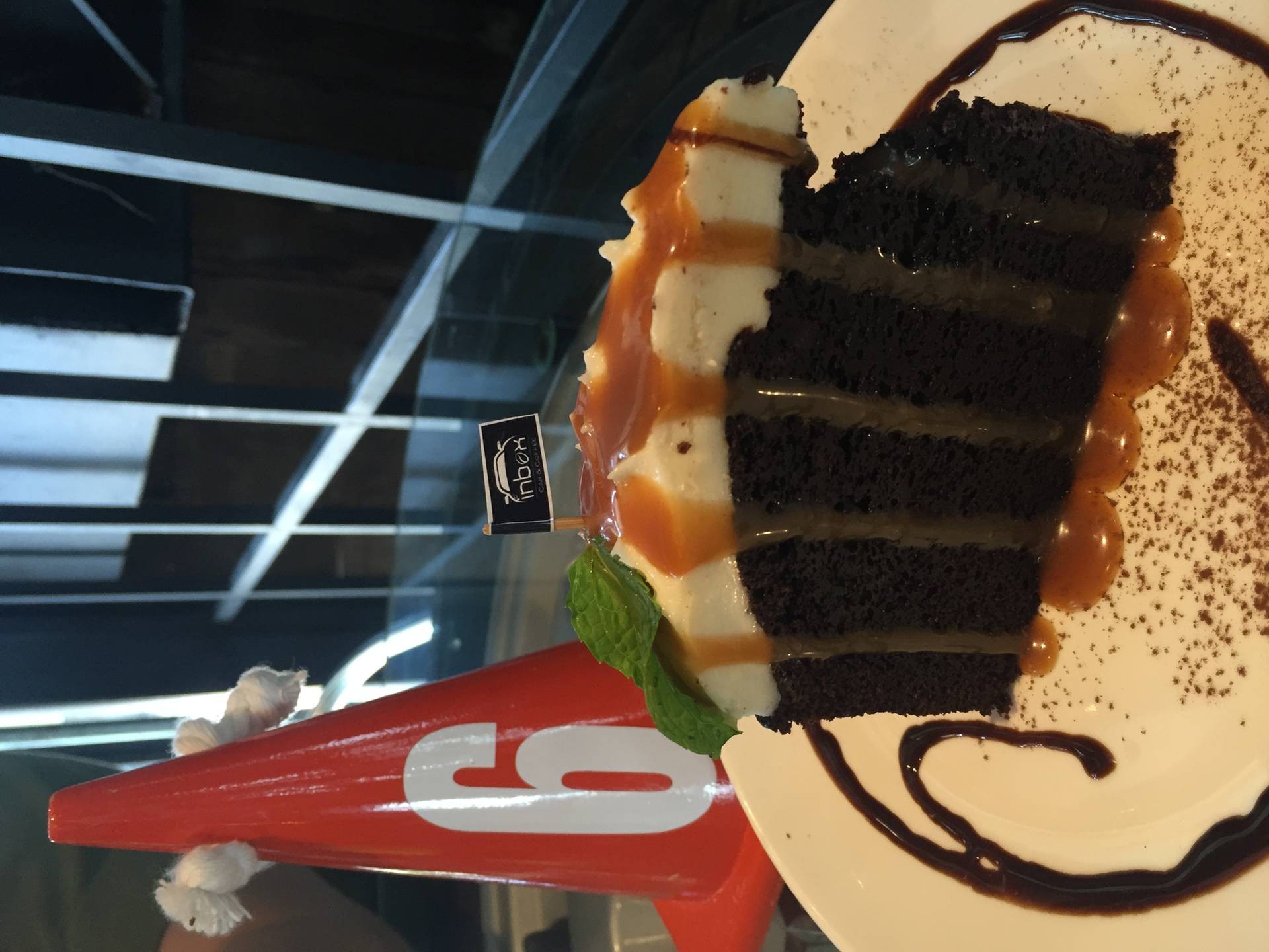 รีวิว INBOX Car & Coffee - ร้านตกแต่งน่ารักแนว garage ทั้งด้านในและด้าน ...