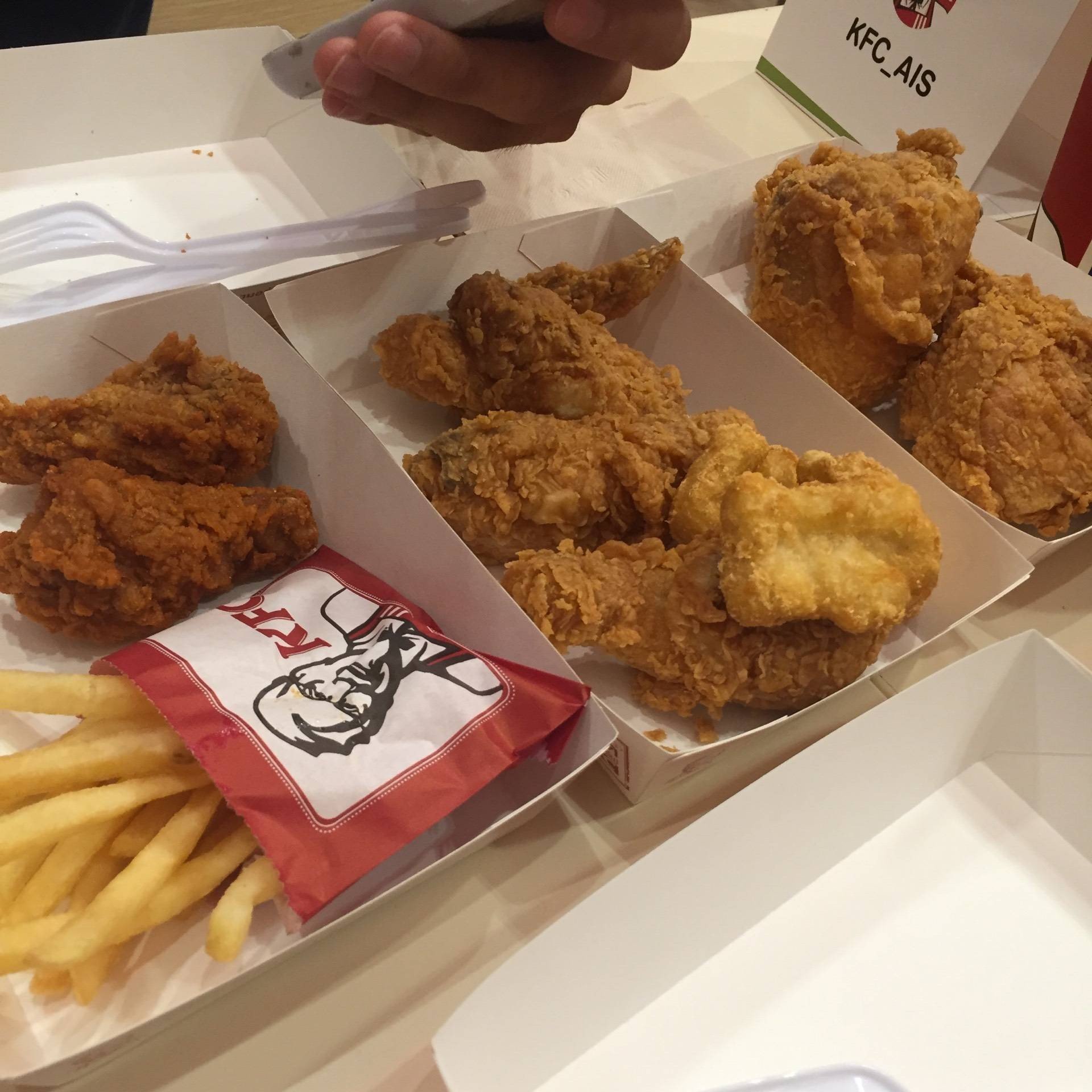 รีวิว KFC The Scene Town in Town - น้ำจิ้มแจ่วเคเอฟซีมาแว้วว