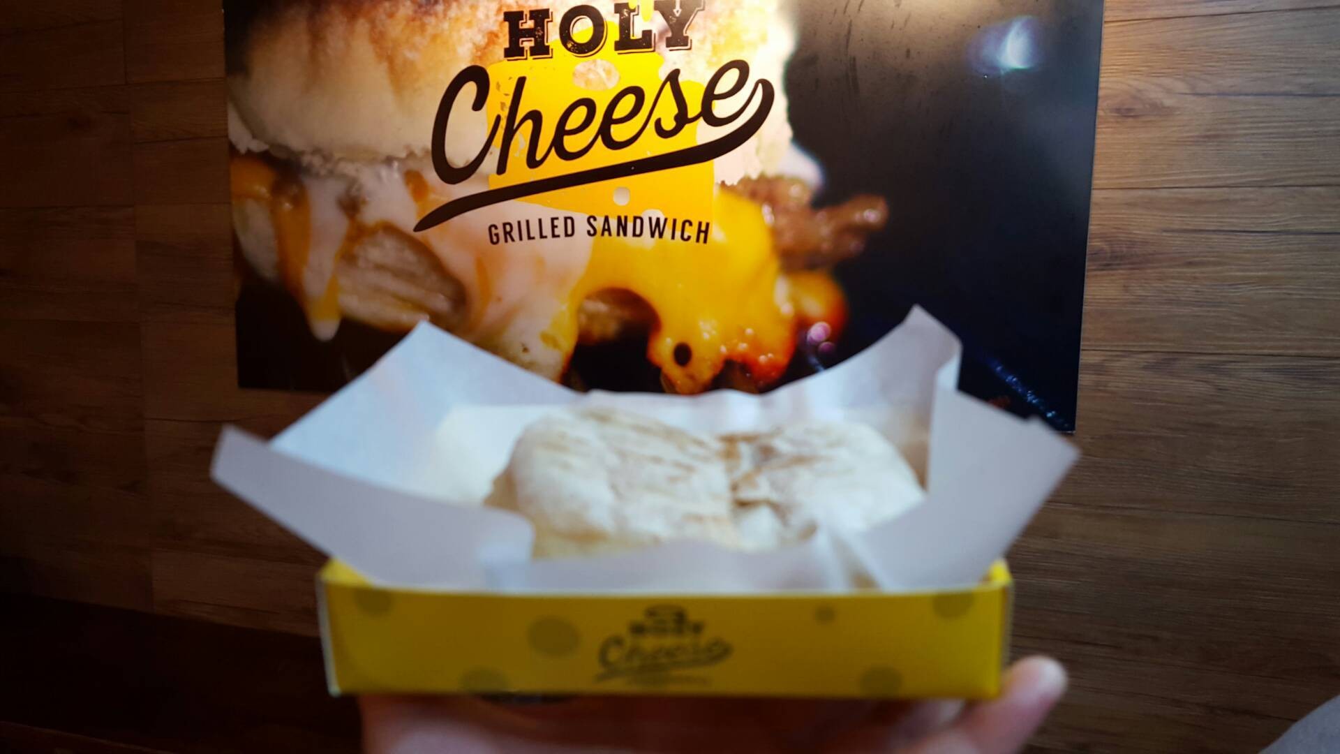 รีวิว Holy Cheese ตลาดรถไฟรัชดา - สวรรค์ของคนรักชีสสส CHEESE LOVER ...