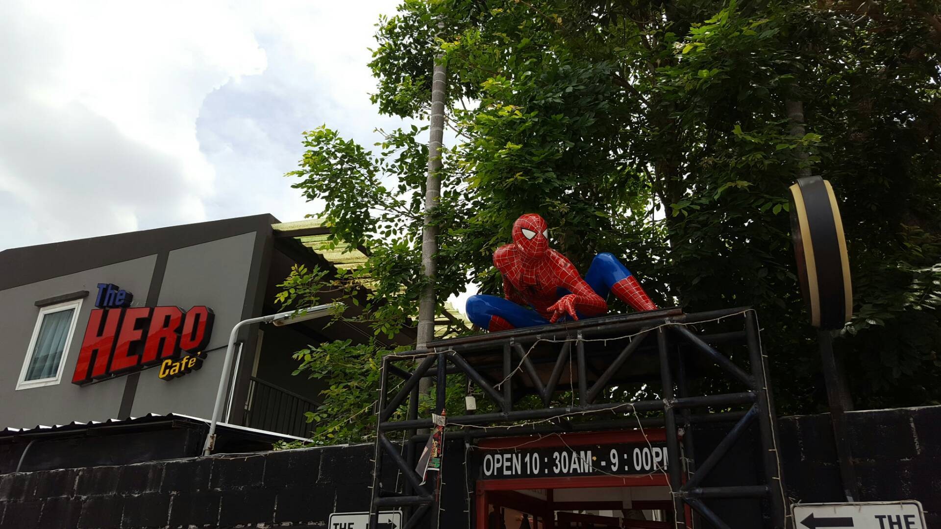 รีวิว The hero cafe' - ร้านอาหารใน theme 'MARVEL' 😉 - Wongnai