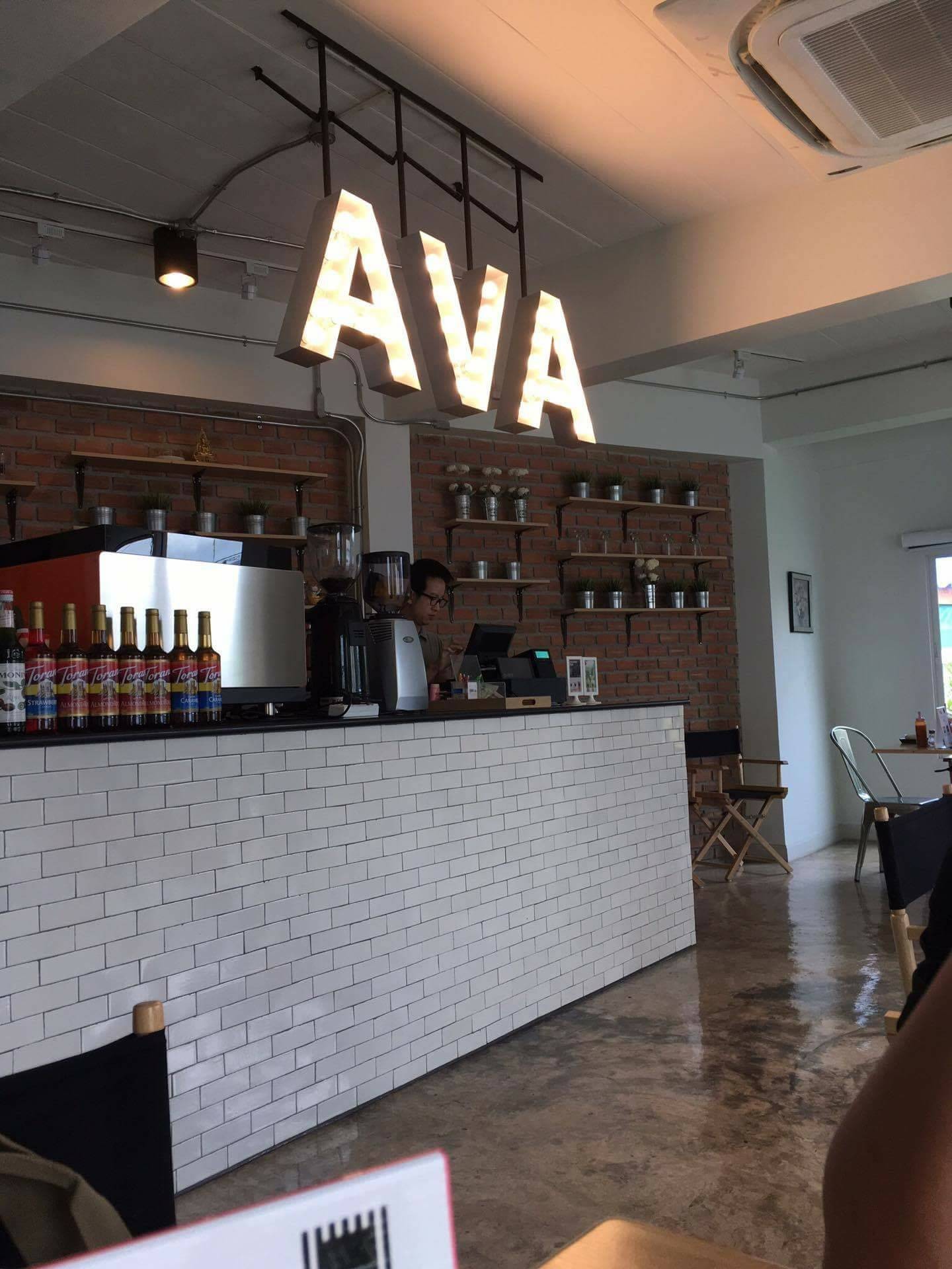 รีวิว AVA Cafe & Eatery - เค้กเริ่ด อาหารอร่อย ร้านตกแต่งสวย