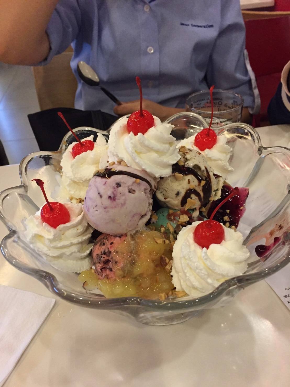 รีวิว Swensen's Terminal 21 - คือ สเวนเซ่นสาขานี้คนเยอะตะหลอดๆ