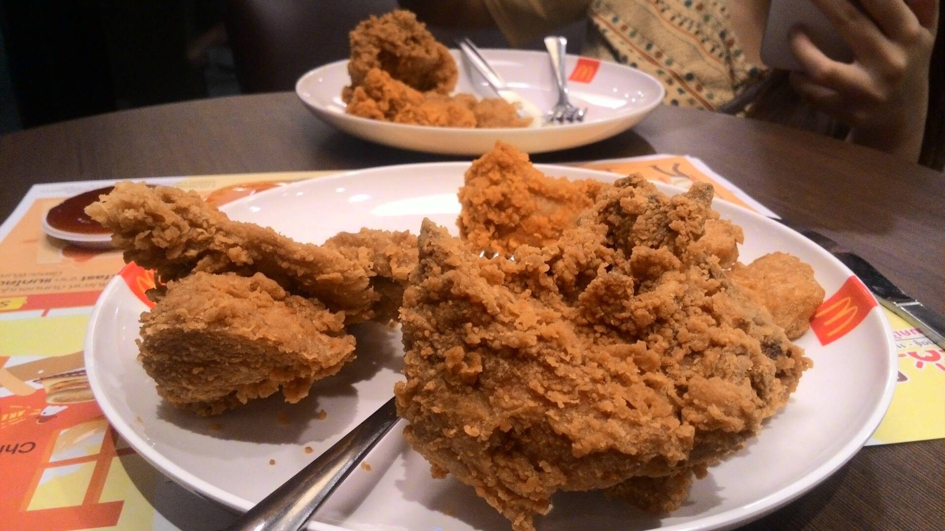 รีวิว McDonald's The Avenue Ratchayothin - กินไปเพลินๆ