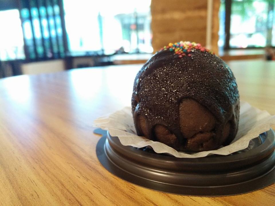 รีวิว Gulmolas Coffee & Food รามคำแหง 24 - บรรยากาศเงียบดี น่านั่งทำงาน ...