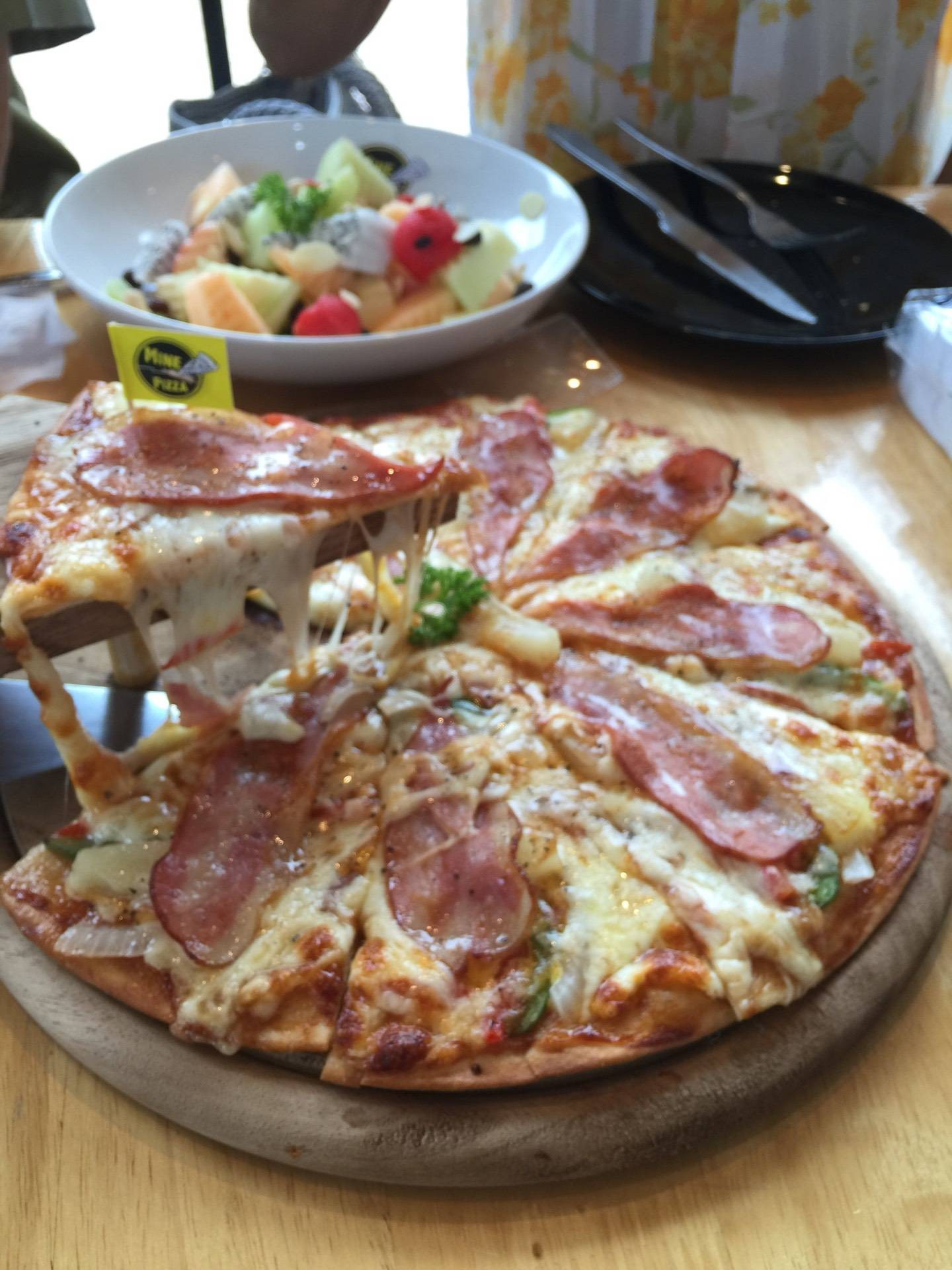 รีวิว Mine Pizza - ร้านพิซซ่าโฮมเมดสไตล์ อร่อยคุ้มราคา
