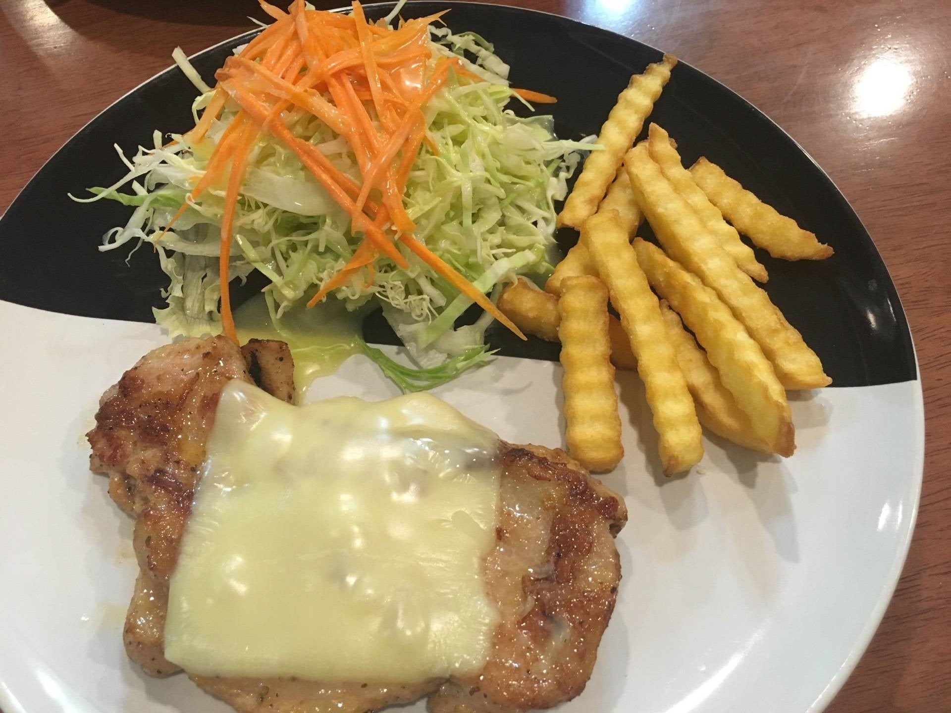 รีวิว Hunter Steak - สเต็กไก่ชีส