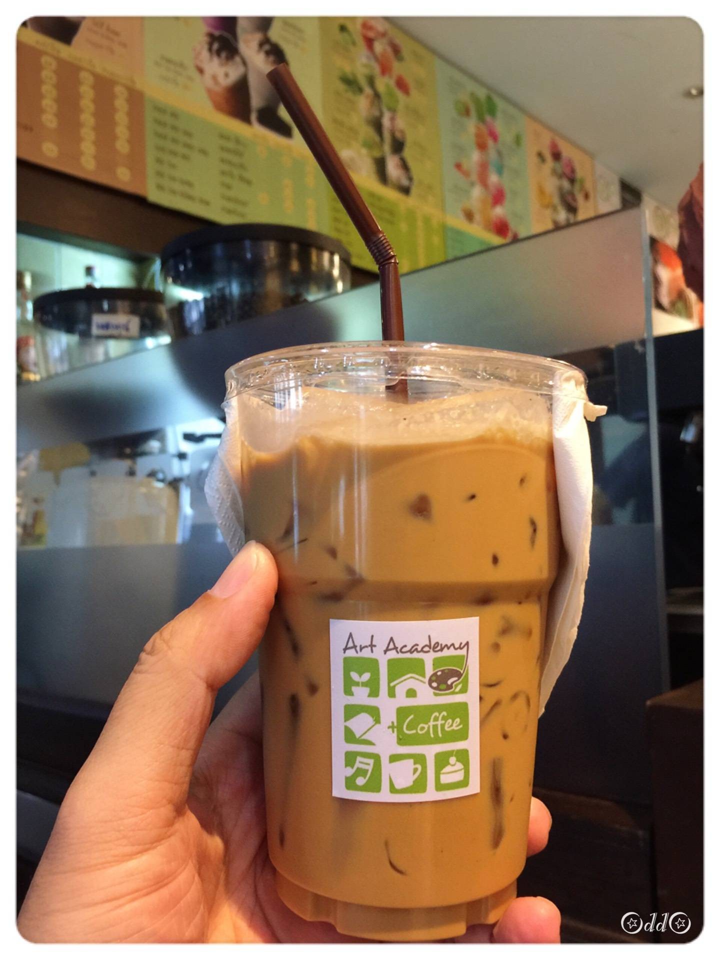 รีวิว Art Academy & Coffee - หลบร้อนอบอ้าว มาเติมกาแฟยามบ่าย
