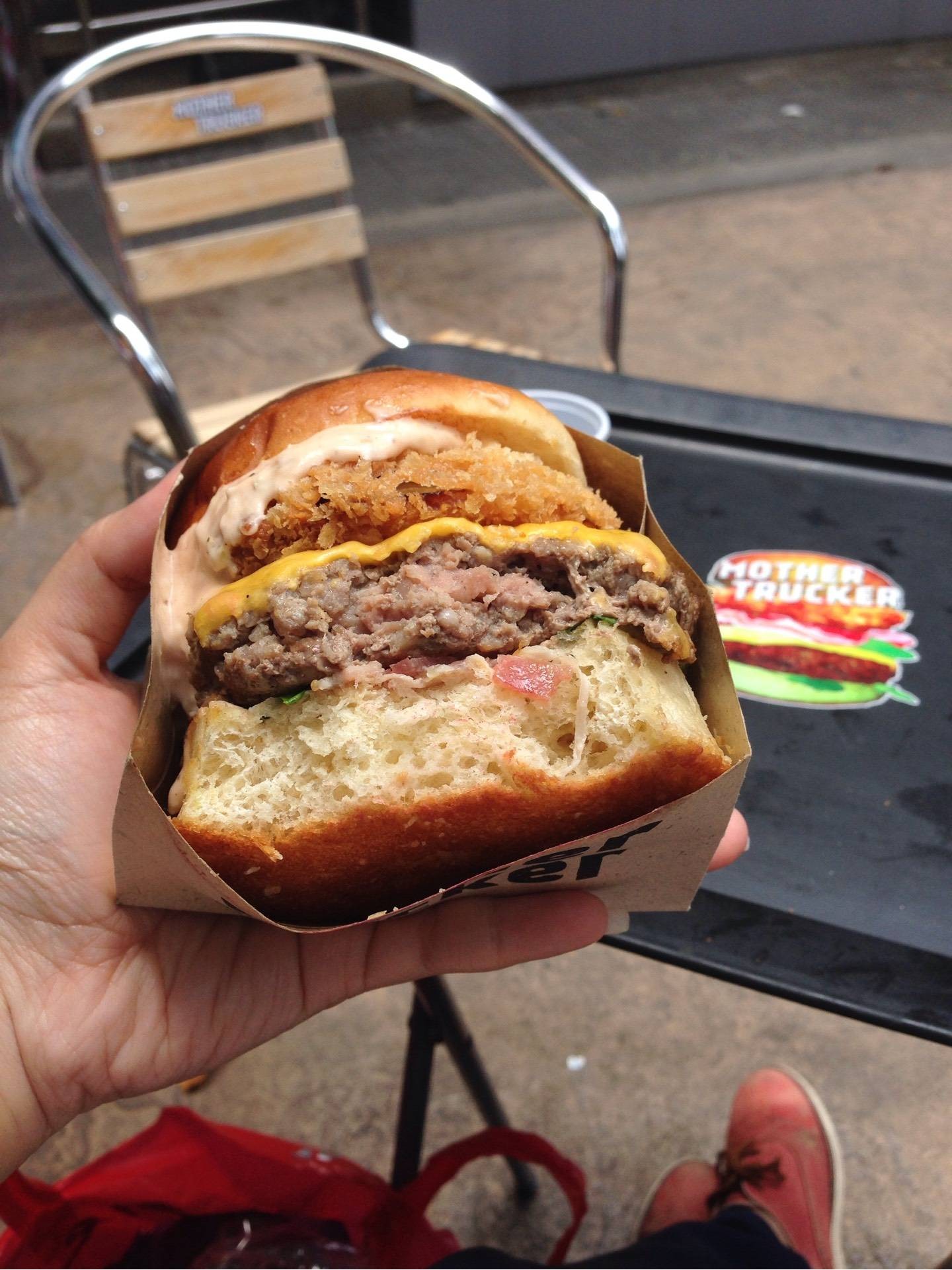 รีวิว Mother Trucker Burger - อร่อยคำโตๆในราคาไม่แรงกับ Burger ...