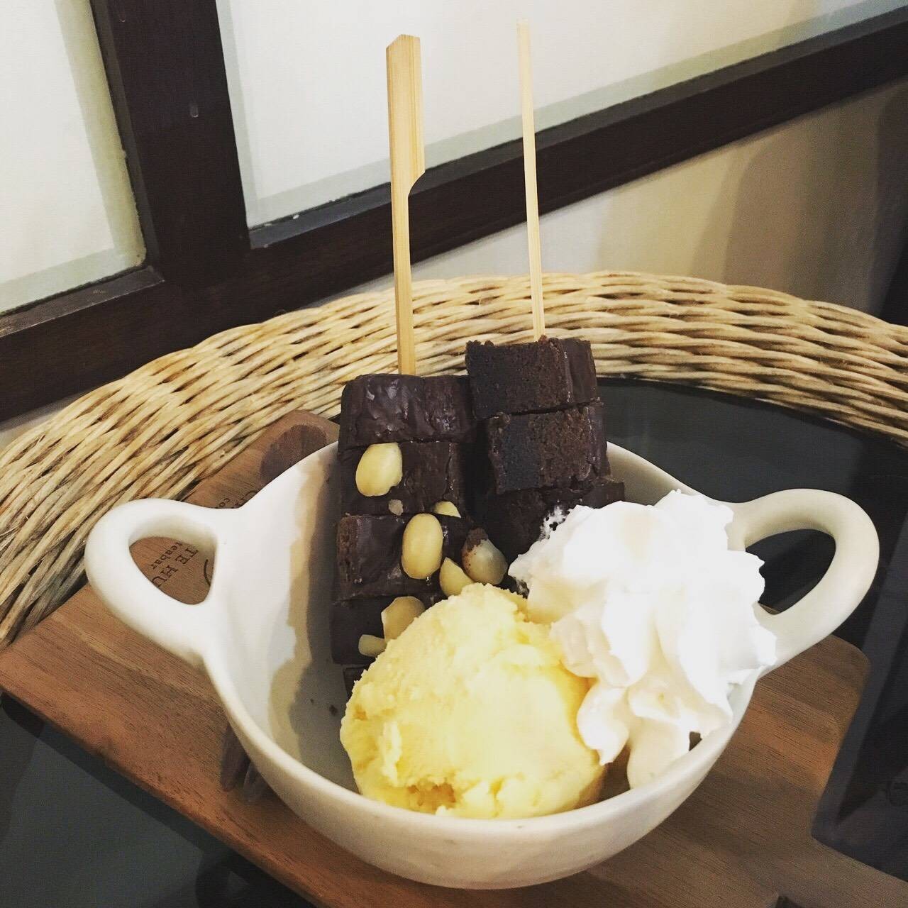 รีวิว Charlotte Hut Coffee & Tea Bar แพร่ - ชาเขียวปั่นหอมมาก....หอมมม