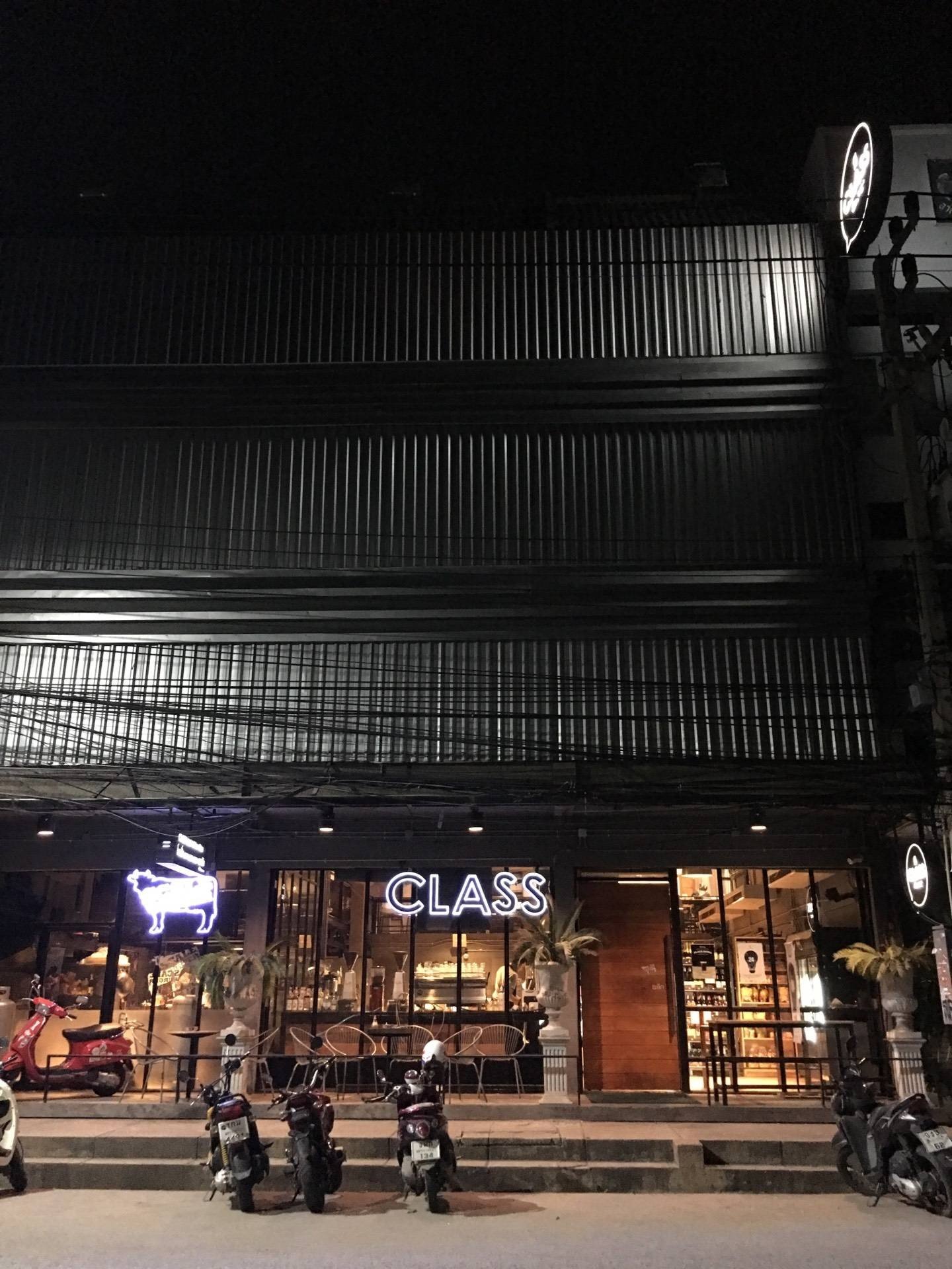 รีวิว CLASS Cafe' วัดบูรพ์ - เปิด 24 ชม. ที่นั่งเยอะ แอร์เย็นสบาย กาแฟใช้ได้