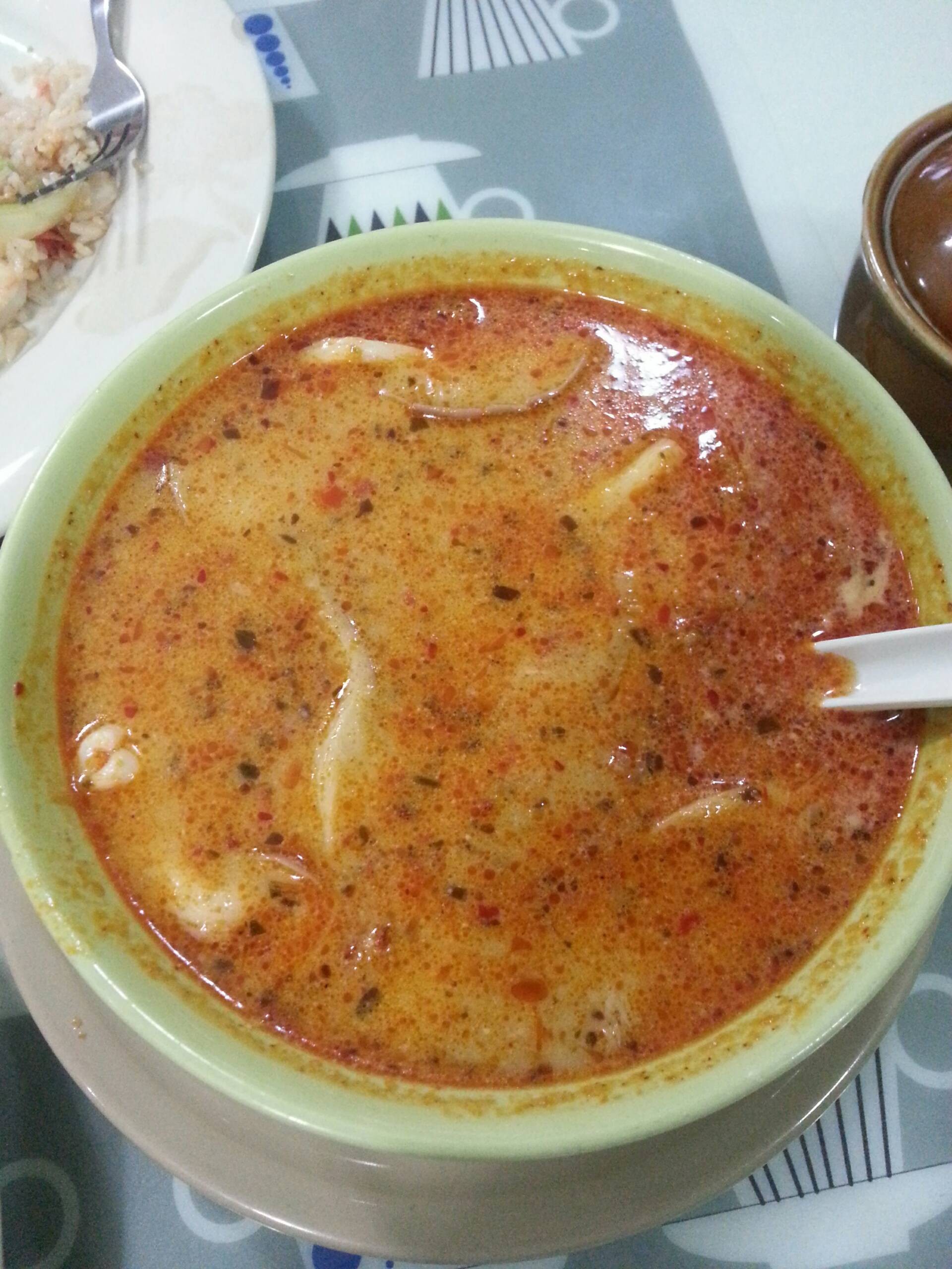 ต้มยำทะเลน้ำข้น • เข้มข้น ได้รสชาติต้มยำ ร้าน ร้านอาหารม๊ะดูบี (Madube ...