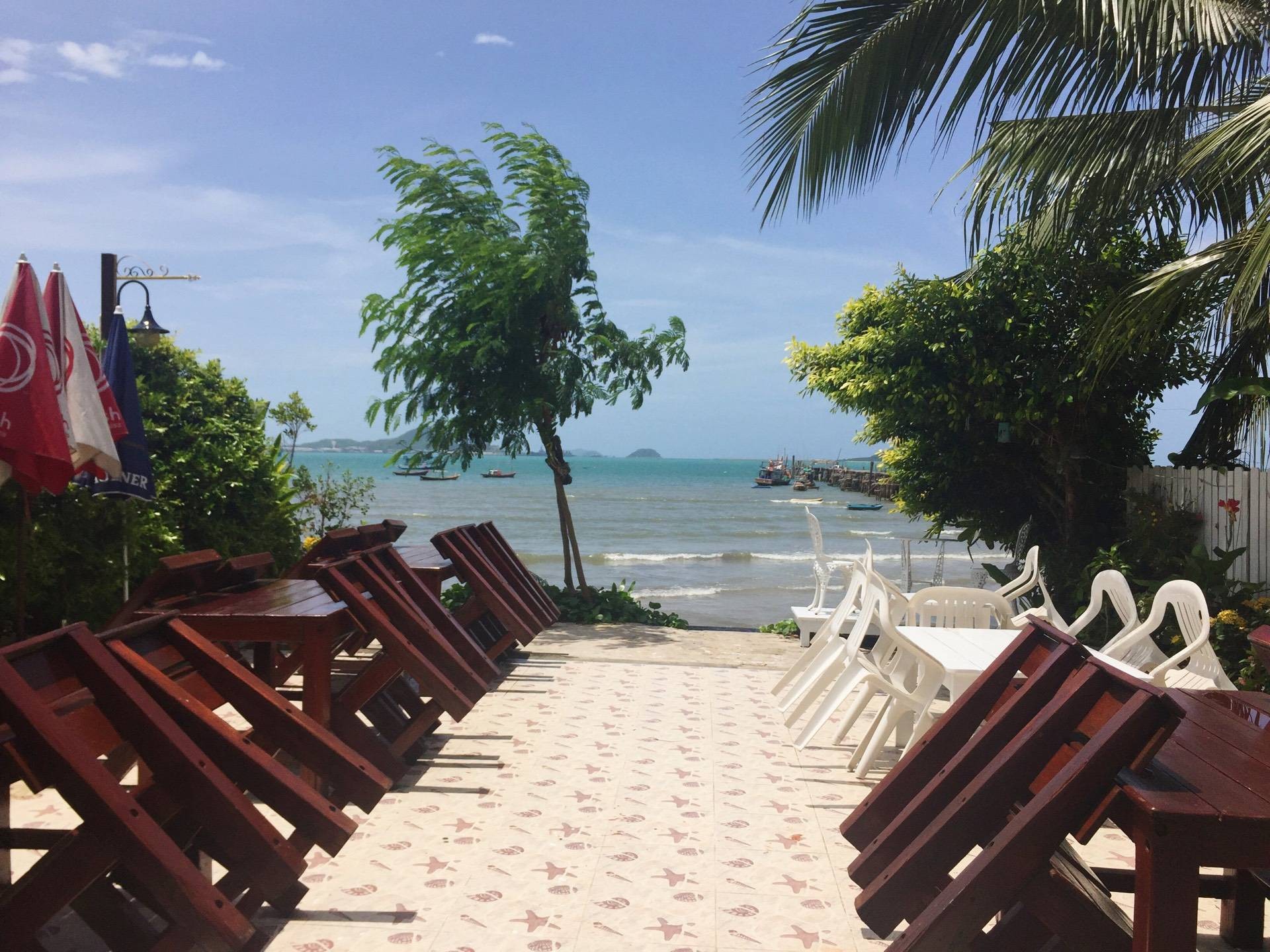 รีวิว Cafe' De Sea สัตหีบ - ร้านติดทะเล บรรยากาศดี