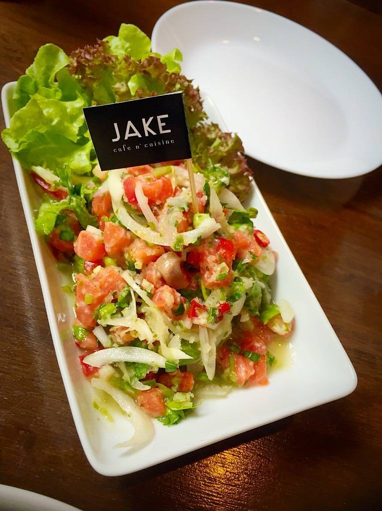 รีวิว JAKE cafe n' cuisine - บรรยากาศดี พนักงานบริการดี