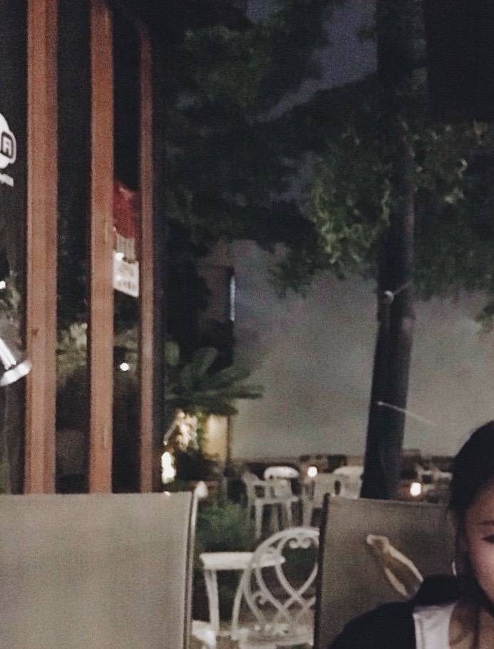 รีวิว BEHIND BARS (Cafe & Bistro) - นั่งทำงานก็ได้ หรือจะจิบเบียร์ชิลๆกับเพื่อนก็ดี - Wongnai