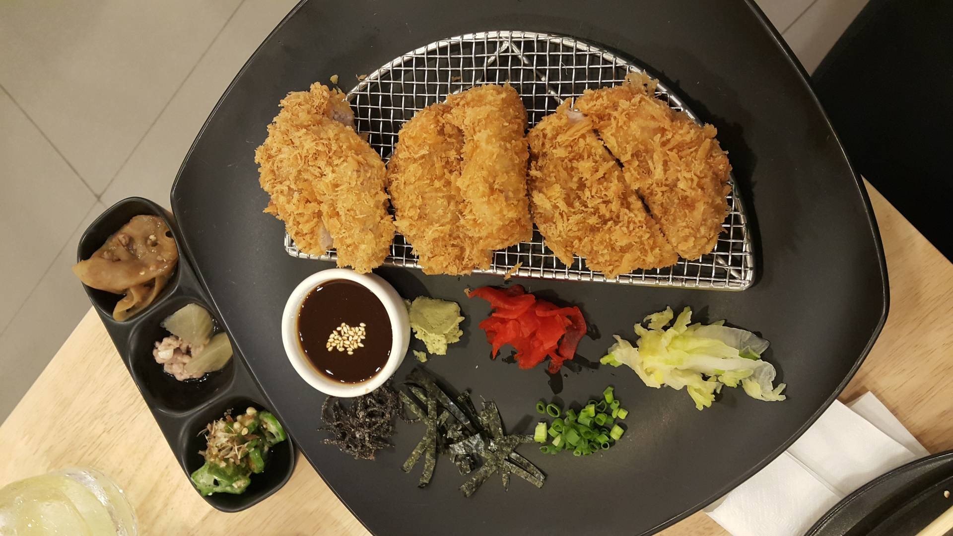 รีวิว Tonkatsu Bekku - ร้านคัตสึ ใจกลางเมือง ต้นฉบับจากญี่ปุ่น