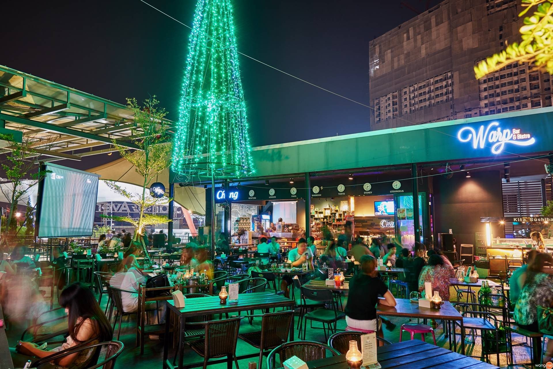 ร้าน Warp Bar & Bistro Star Avenue อาเขต | รีวิวร้านอาหาร