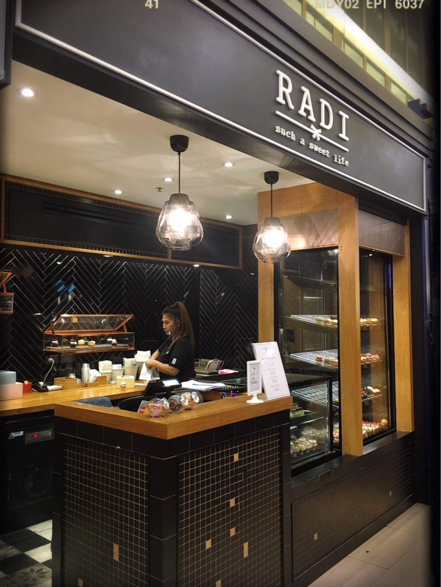รีวิว Radi cafe Paragon - cup cake น่ารักมุ้งมิ้ง
