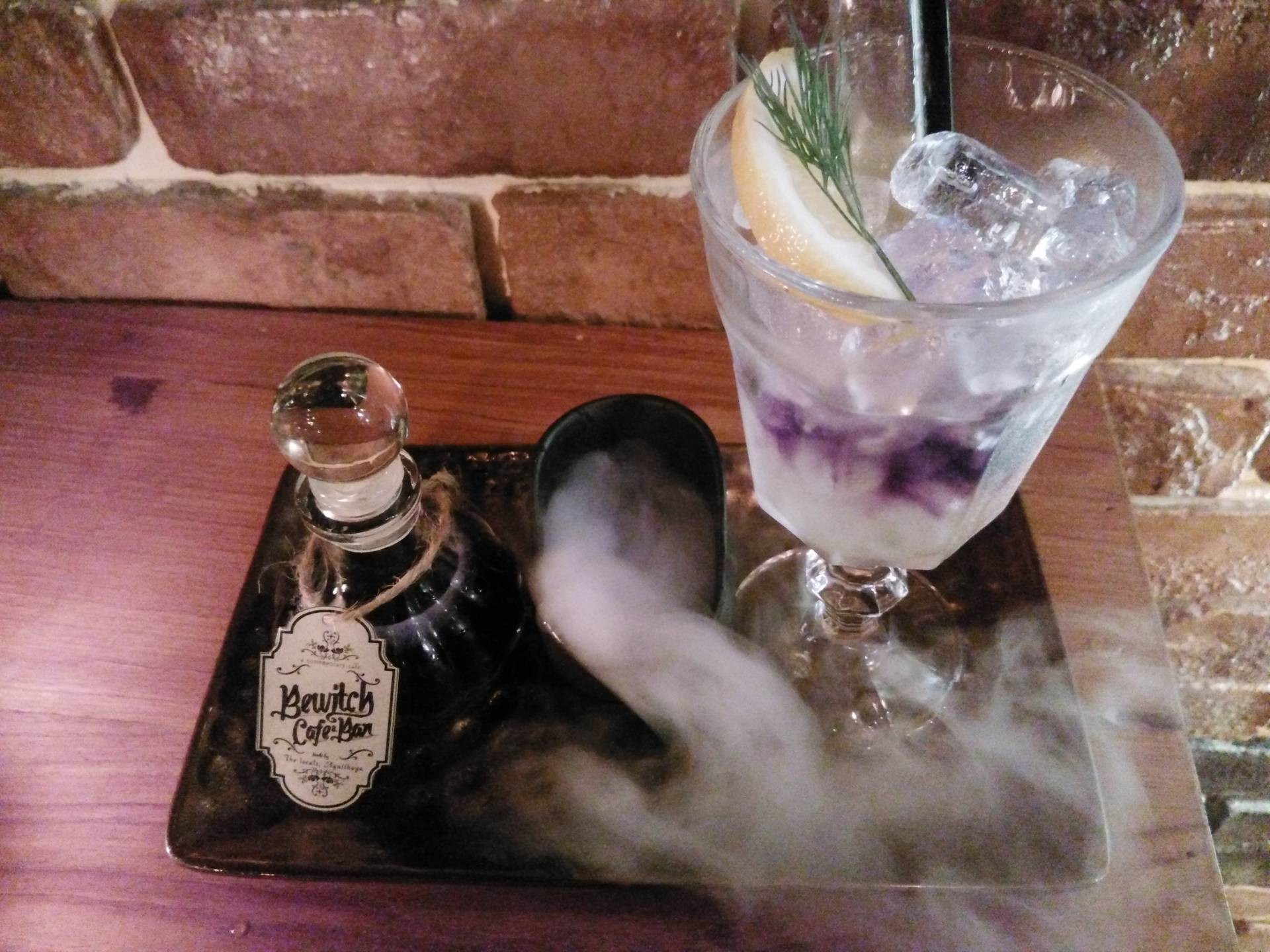 รีวิว Bewitch Cafe&Bar - Bewitch เมืองเวทมนตร์