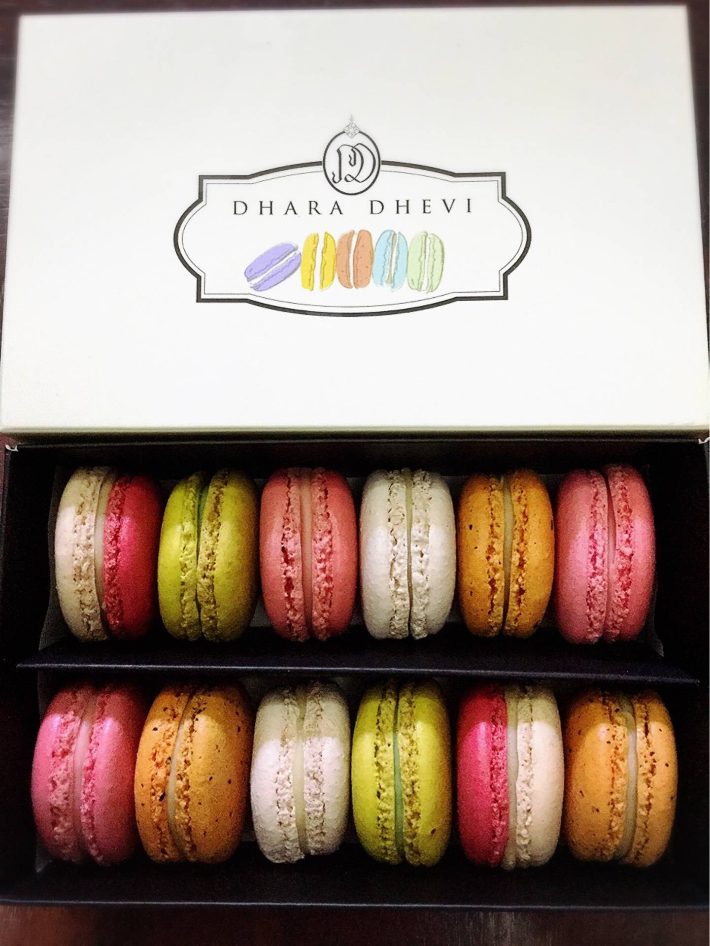 รีวิว Dhara Dhevi Macaron สยามพารากอน - อร่อยถูกปากสาวกมาการอง