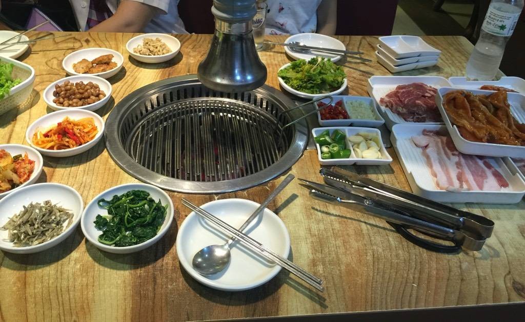 รีวิว Kwang Han Roo - ร้านหมูย่างเกาหลีราคาเป็นมิตร เสริฟไม่อั้น