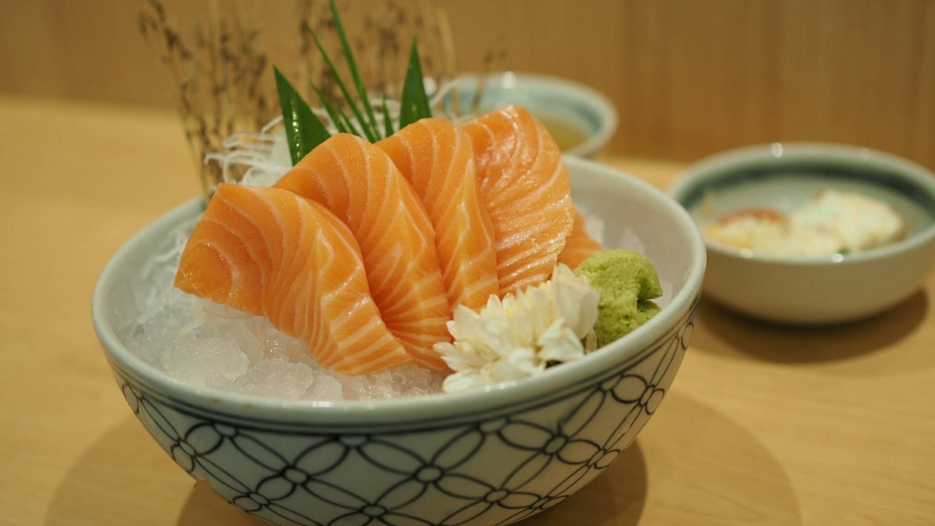 รีวิว Zero Sushi จามจุรี สแควร์ - Zero Sushi...แซลม่อนชิ้นใหญ่ เนื้อดี มีโปร โอเค หม่ำเลย