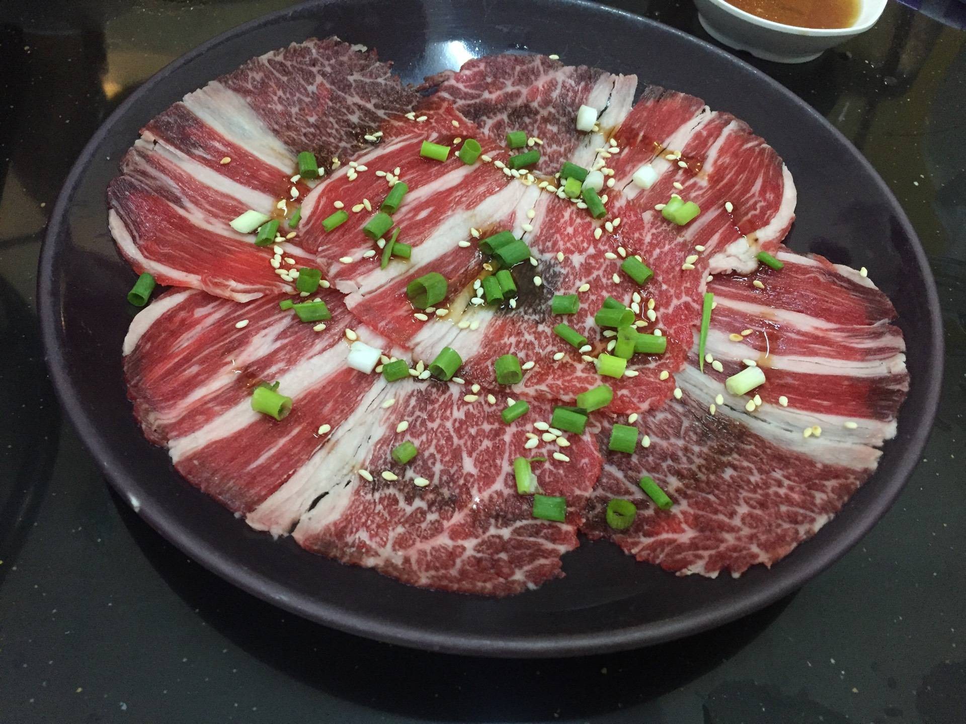 โคขุนสไลด์สันคอ • 69b เนื้อดีมากกก นุ่มหนึบ ชุบไข่ดิบจิ้มโชยุแล้วอร่อย