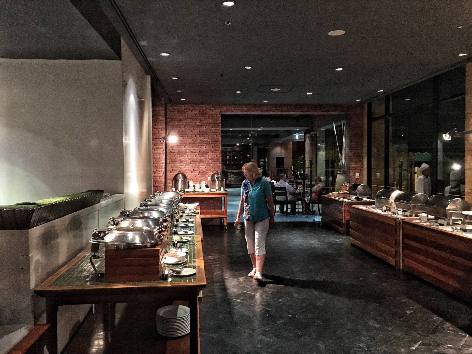 รีวิว The Market Restaurant หัวหิน - ความรู้สึกที่ตรงกันข้ามของบรรยากาศ ...