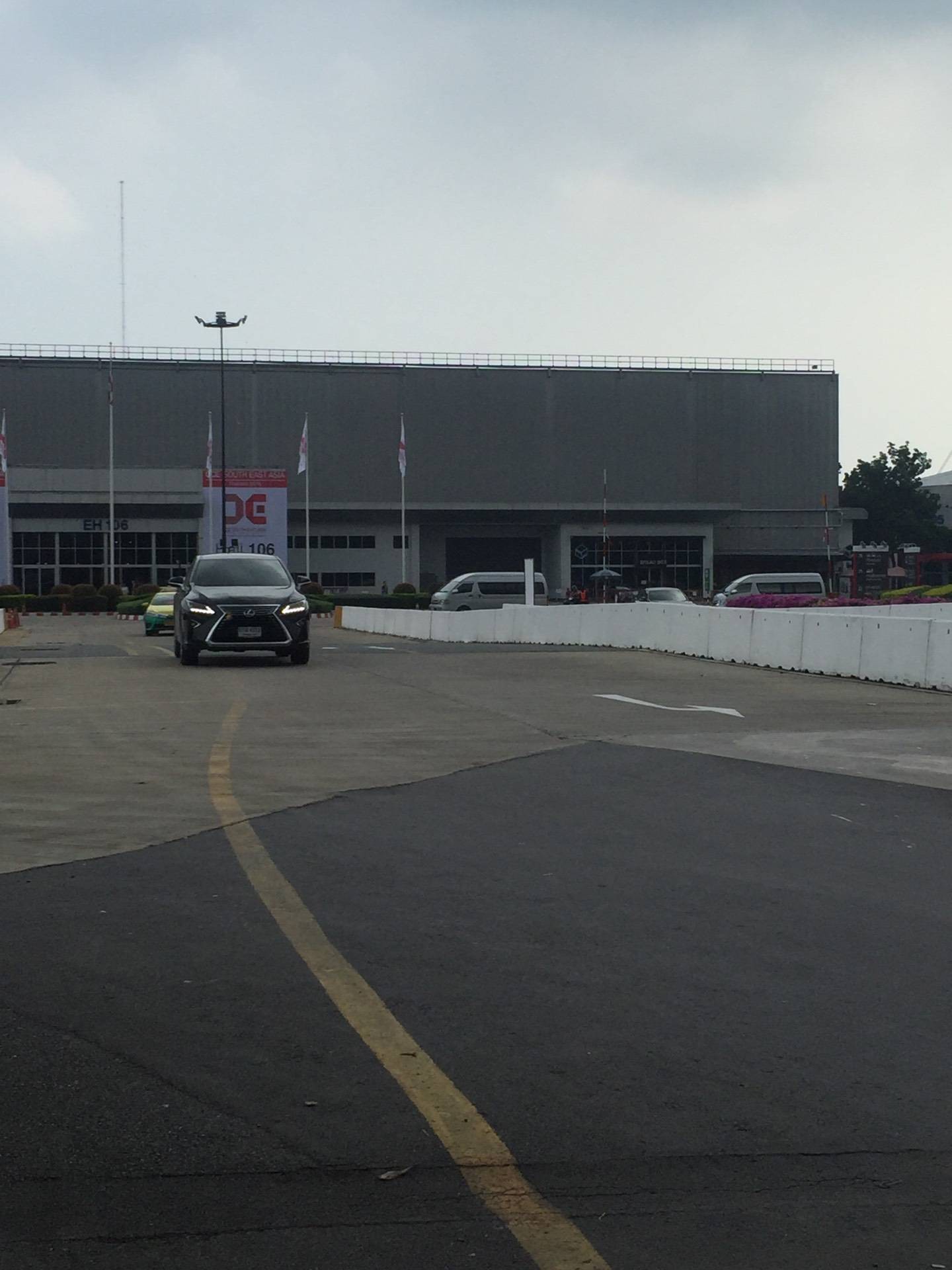 รีวิว แปซิฟิกริมบาร์แอนด์กริลล์ - ร้านอยู่ในBITECและเปลี่ยนชื่อนานแล้ว ...