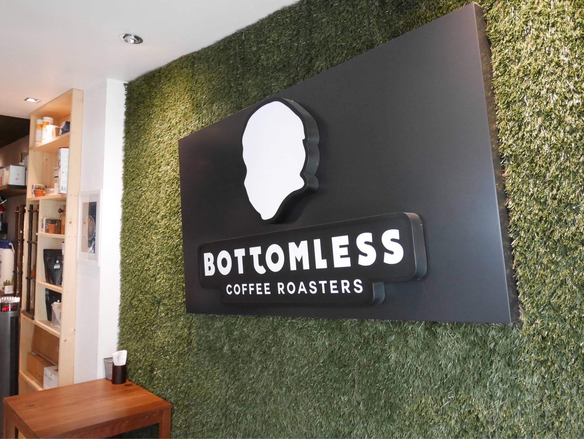 รีวิว บอททอมเลส (Bottomless) Bottomless Flagship Store - เป็นอีก 1 ร้านกาแฟ ที่คอกาแฟต้องมาลอง!!