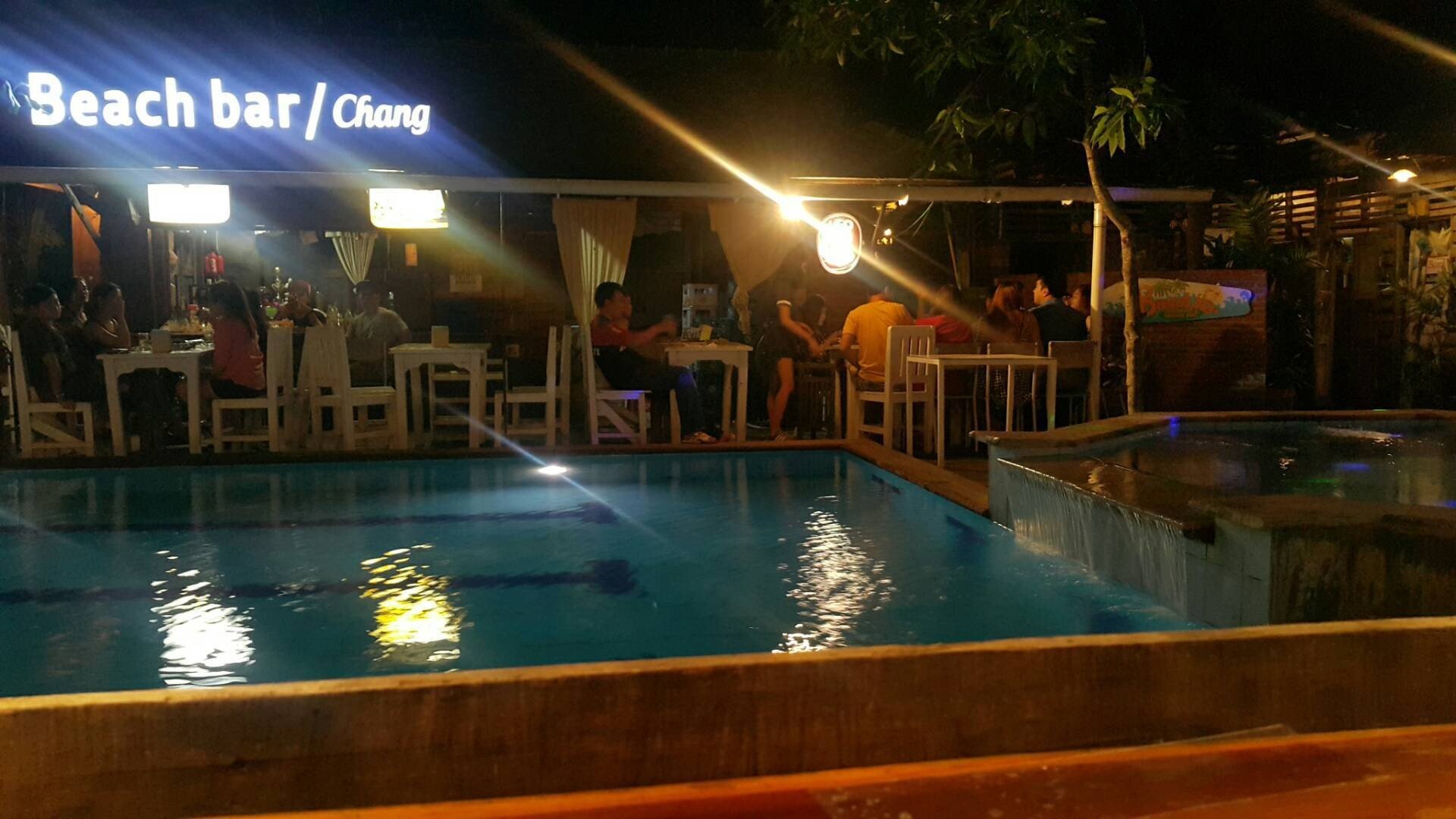 รีวิว Beach Bar - บรรยากาศดี ดนตรีเพราะ อาหารอร่อย