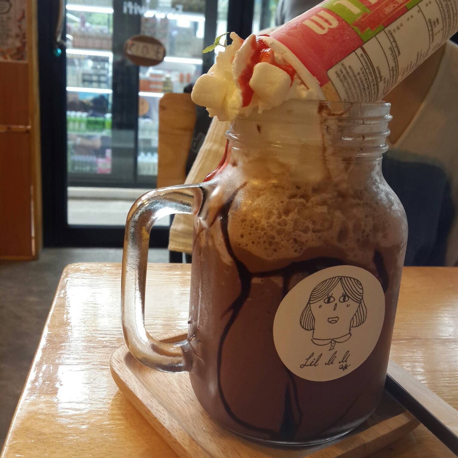 รีวิว Lil li li cafe - ตามล่า หาไอติมกูลิโกะ