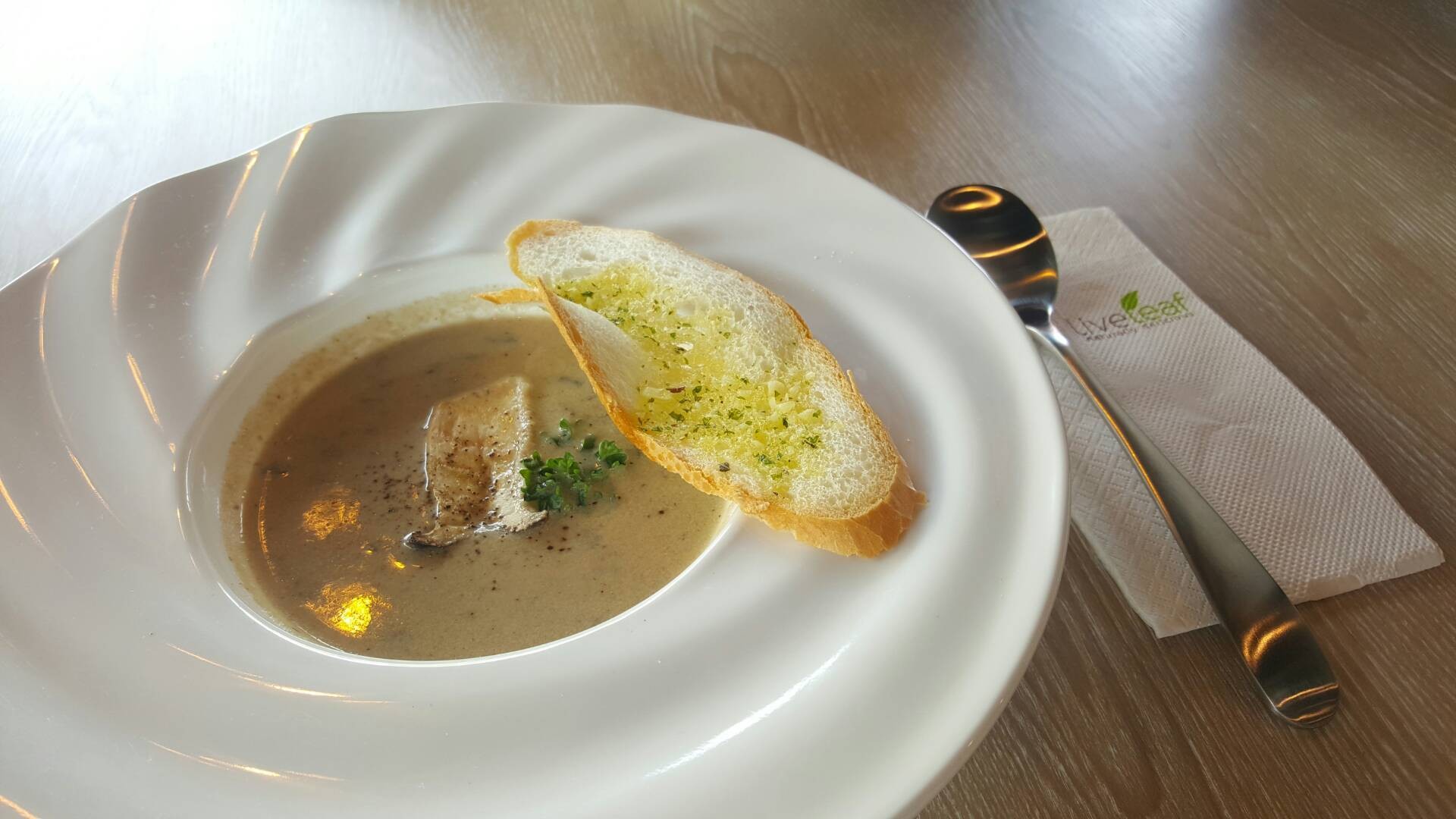 รีวิว Liveleaf: Naturally Delicious - ร้านอาหารคลีน ครบรส