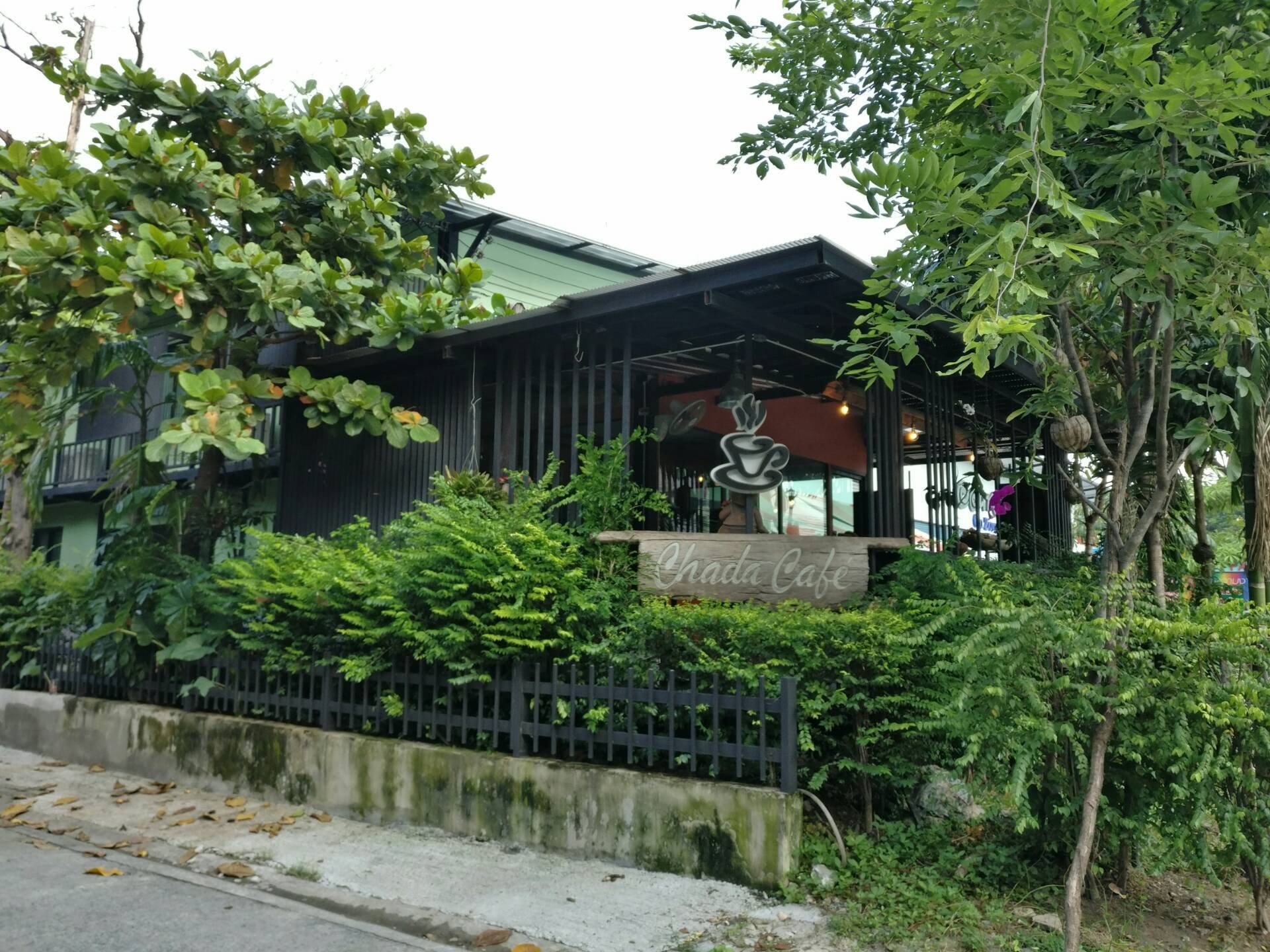 รีวิว Chada Cafe - ตกแต่งร้านดี เสียดายที่น้อยไปหน่อย - Wongnai