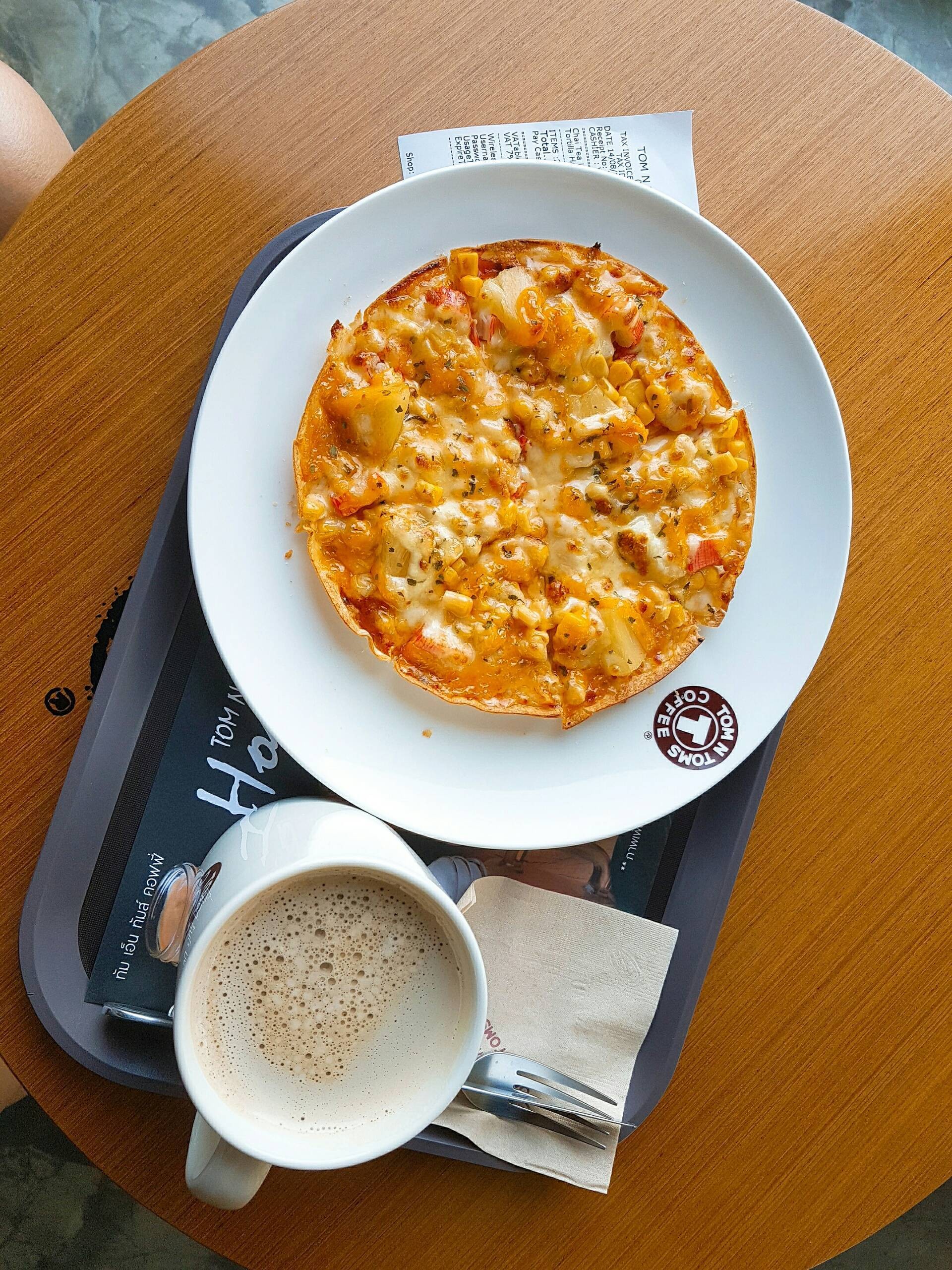 รีวิว TOM N TOMS COFFEE AIA Capital Center Ratchada - ชอบกิน Tortilla ...
