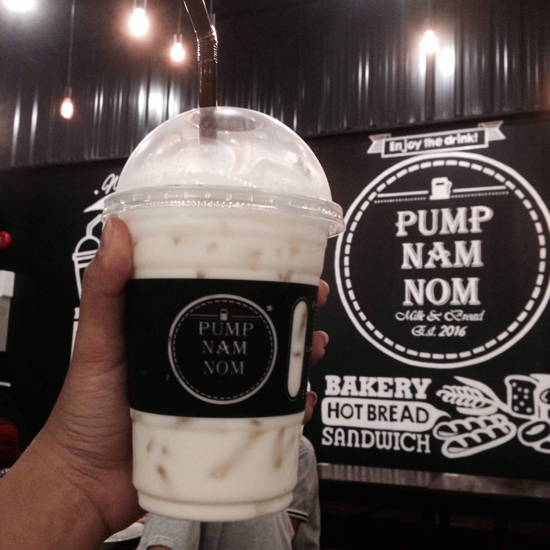 รีวิว Pump Nam Nom - ร้านเปิดใหม่ เพลงเพราะ บริการดี