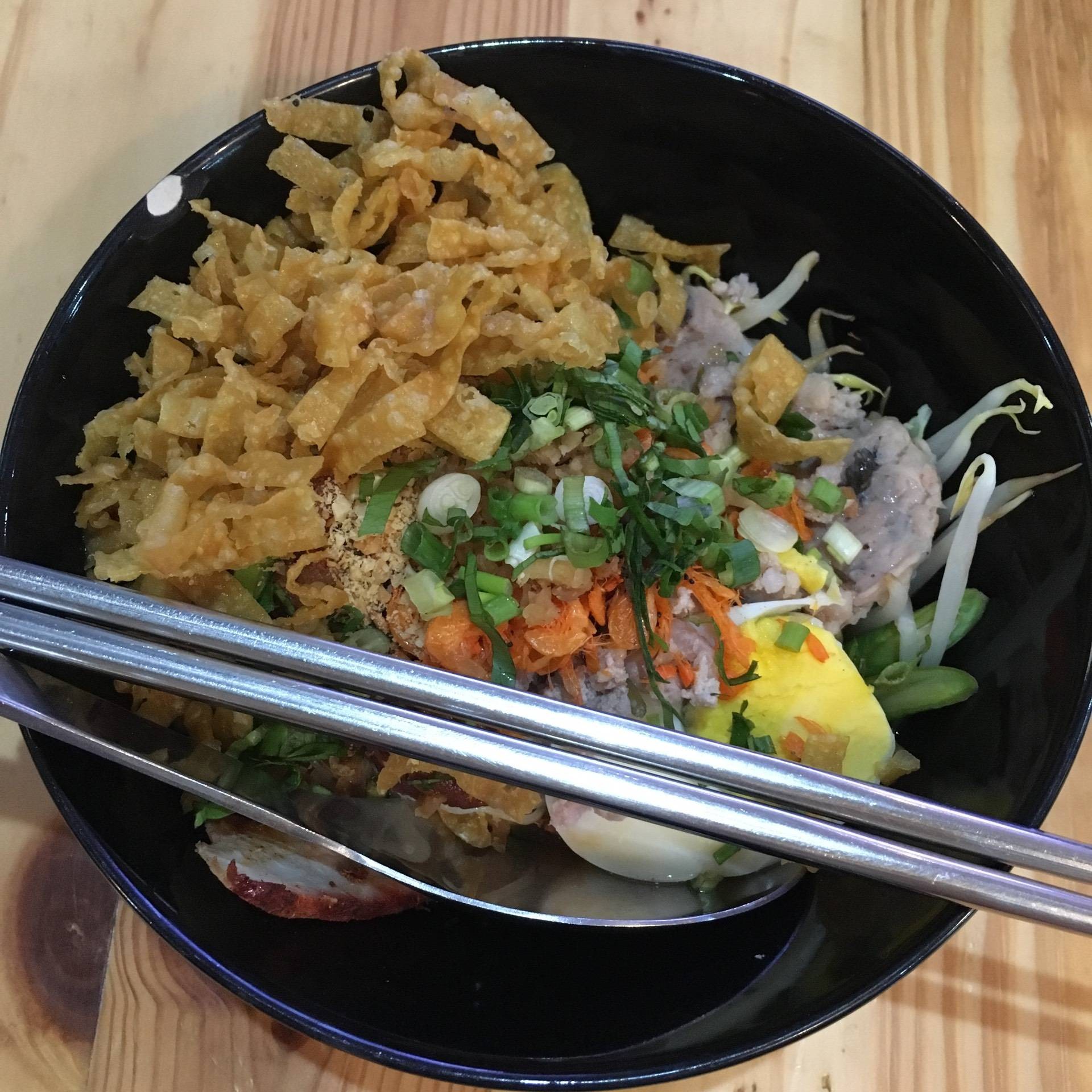 รีวิว Mee Ok (หมี่โอเค) สามย่าน - ร้านบะหมี่เส้นแปลกใหม่ที่สามย่าน
